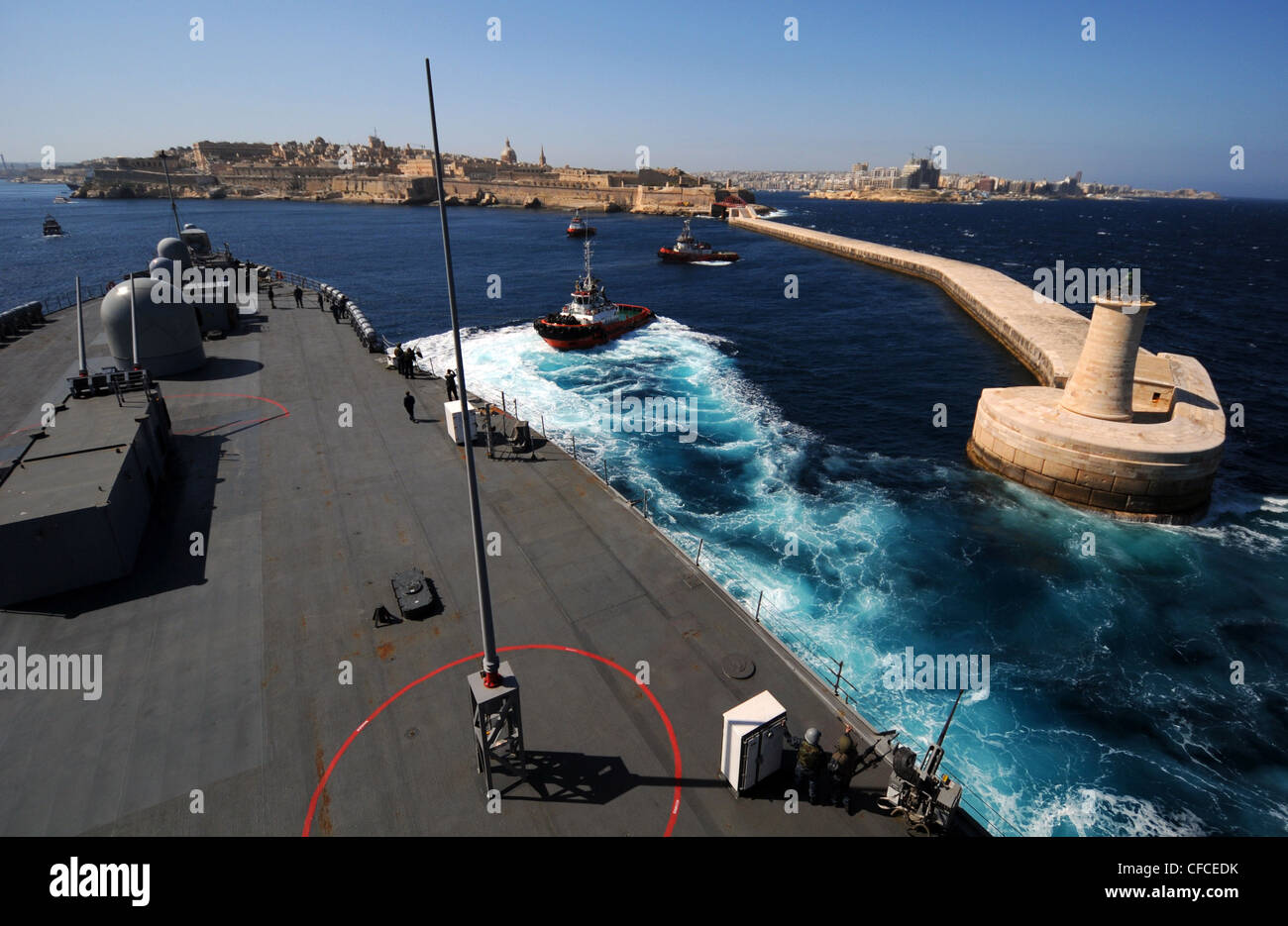 U s navy malta uss mount whitney ship valletta hi-res stock photography ...