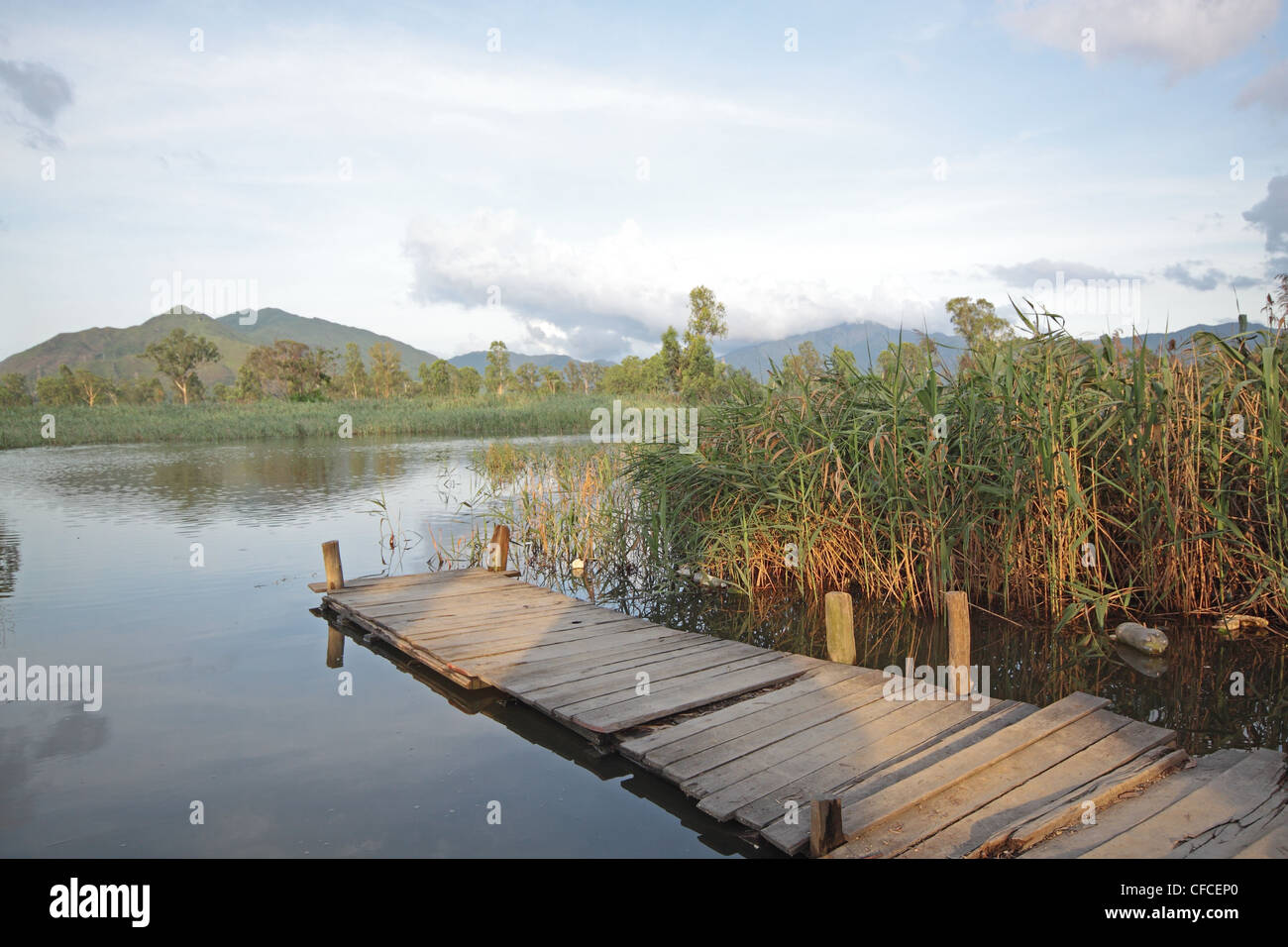Jetty by day hi-res stock photography and images - Alamy