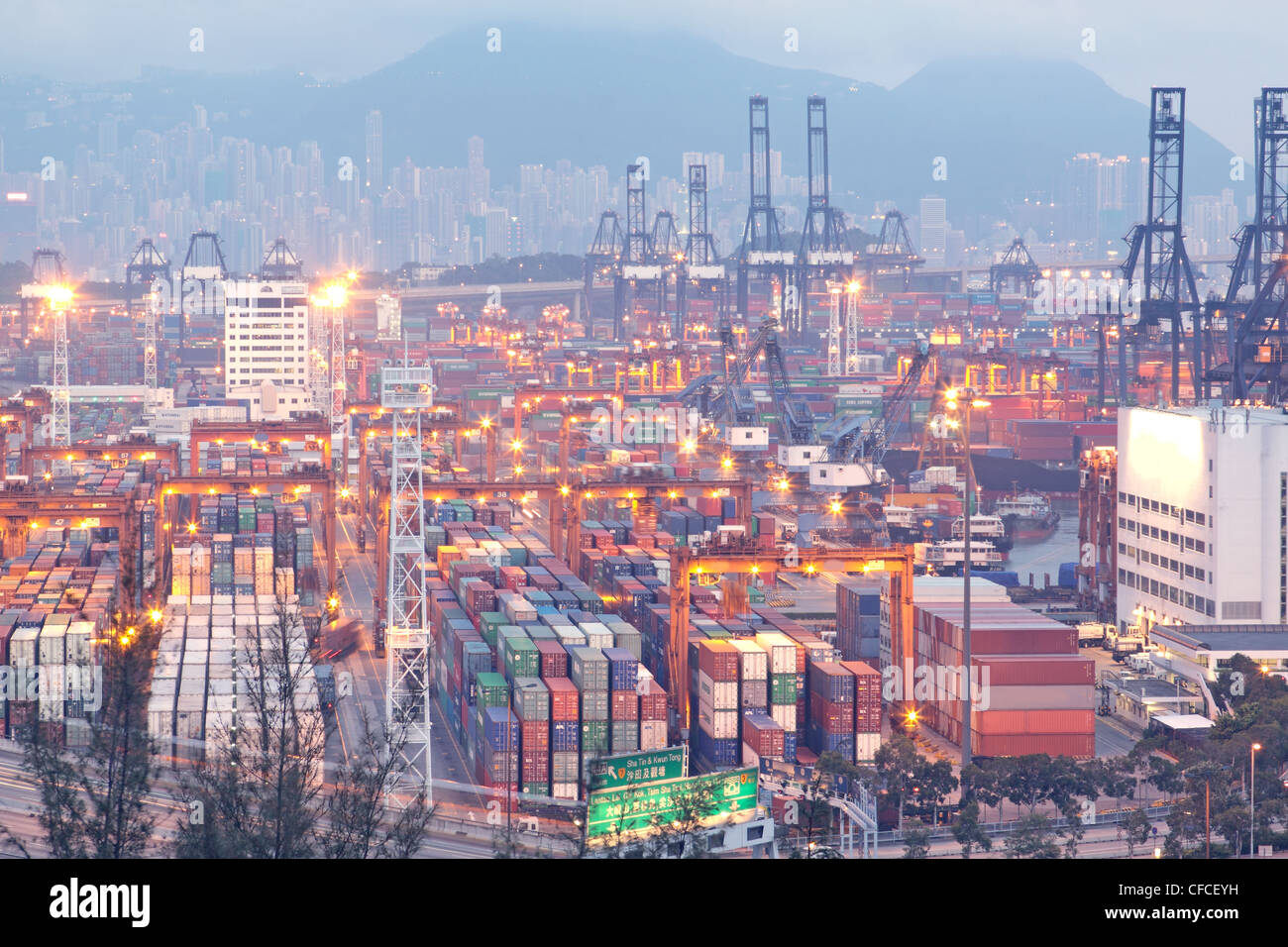 Hong Kong container pier Stock Photo - Alamy