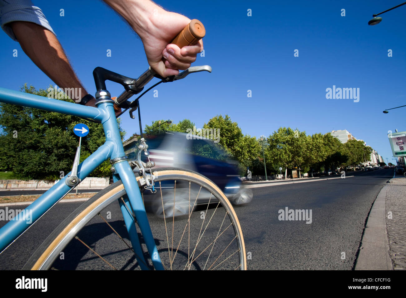 Cyclist and car and traffic light hi-res stock photography and images ...