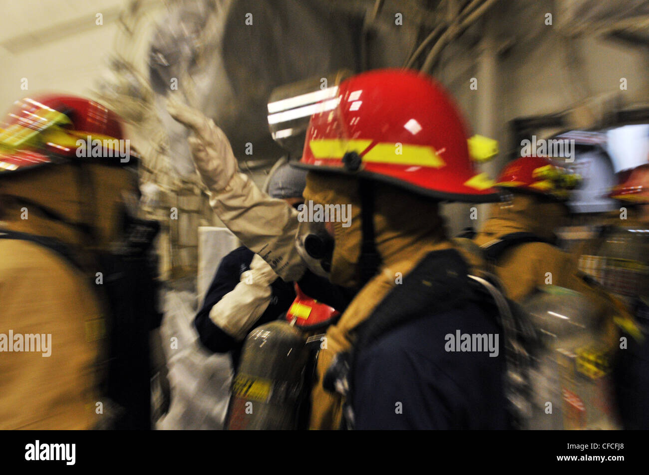 Damage control training team drill hi-res stock photography and images ...