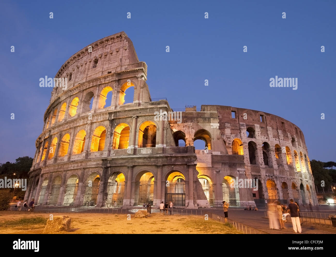 000 spectators gladiator hi-res stock photography and images - Alamy