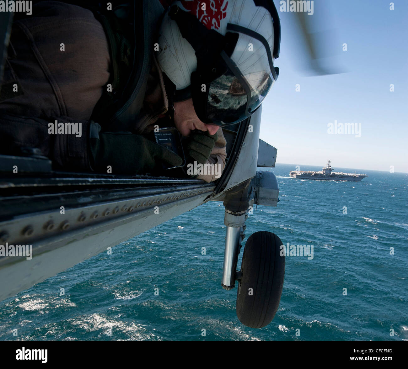 2012 hospital corpsman 2nd class richard odell hi-res stock photography ...