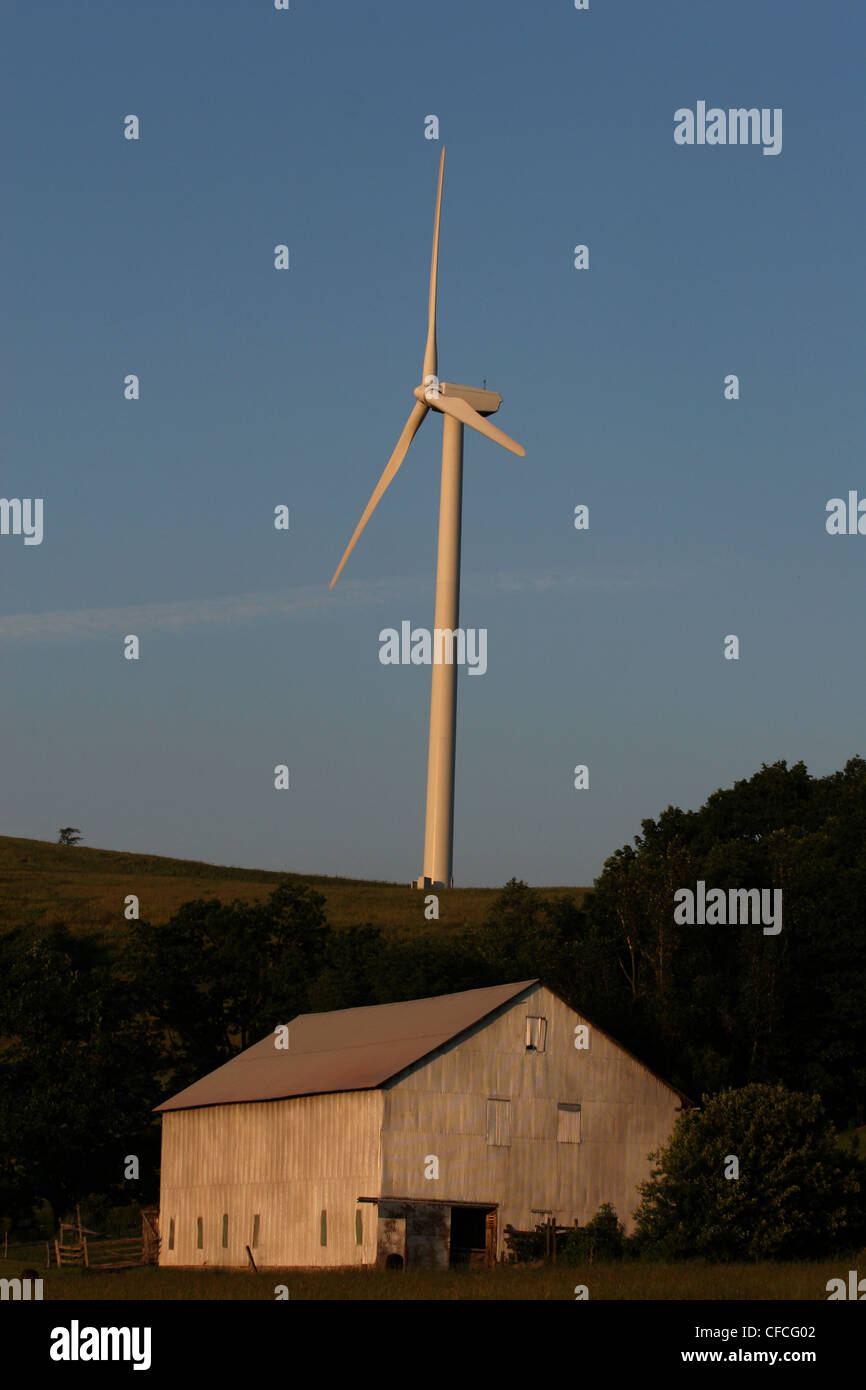 windmill electricity generation Pennsylvania farm Stock Photo - Alamy