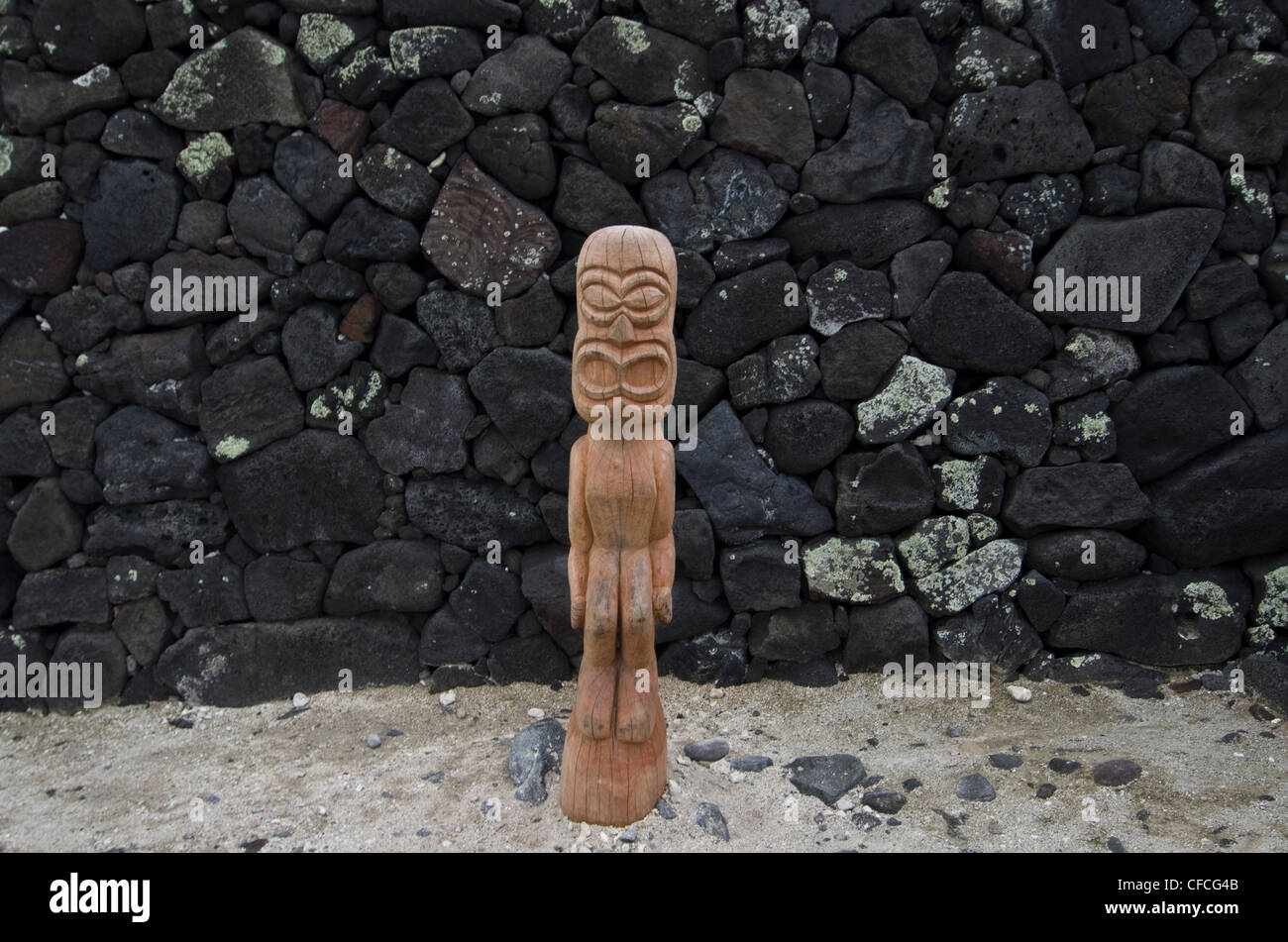 USA, Hawaii, Pu'uhonua o Hōnaunau National Historical Park. Carved ...