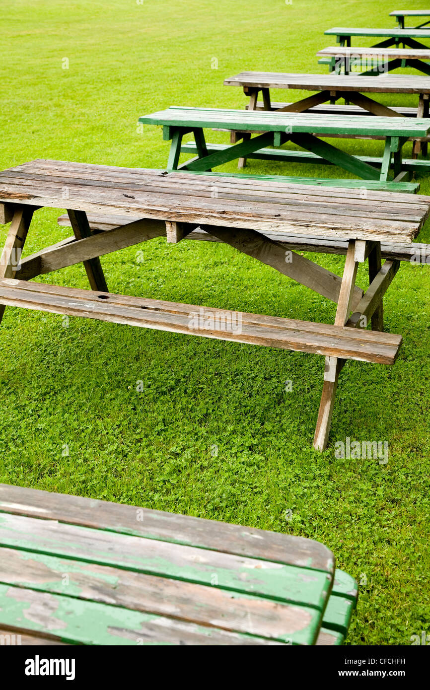 Garden park bench benches hi-res stock photography and images - Alamy