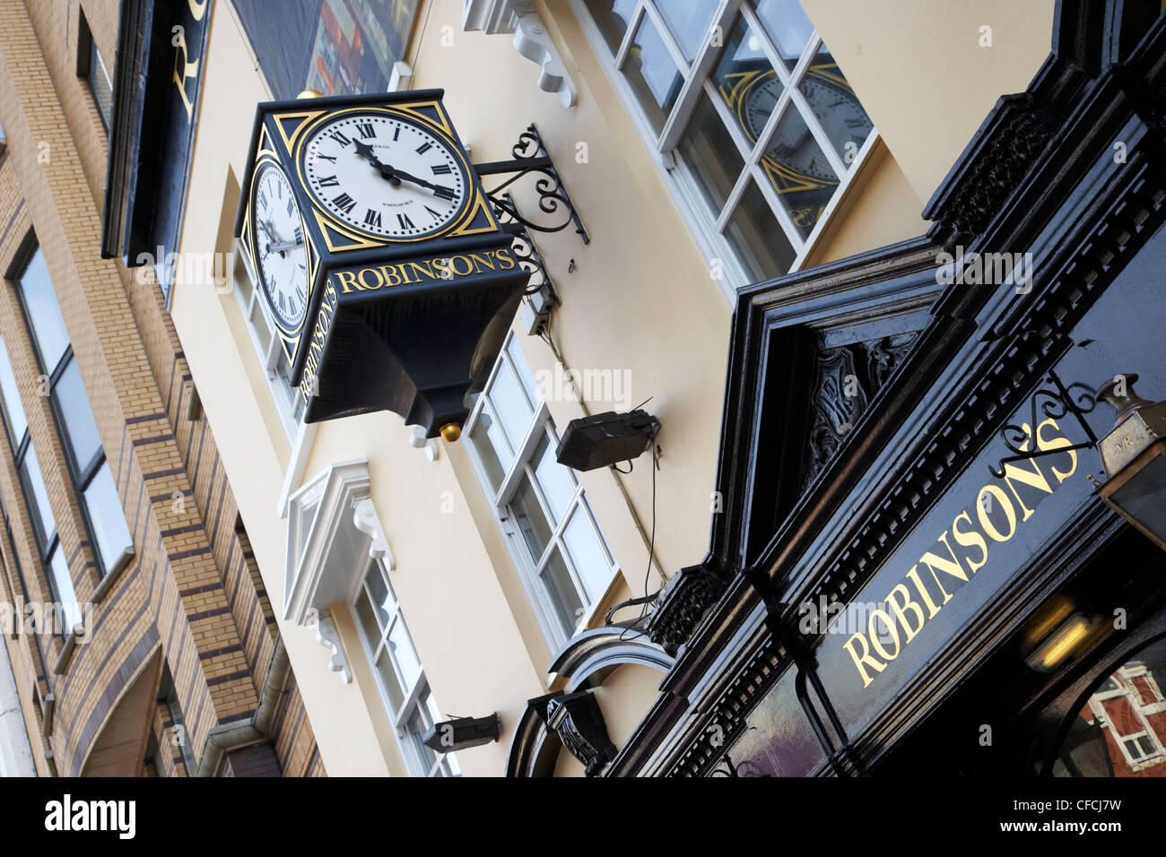 Robinsons saloon bar pub Belfast Northern Ireland UK Stock Photo - Alamy