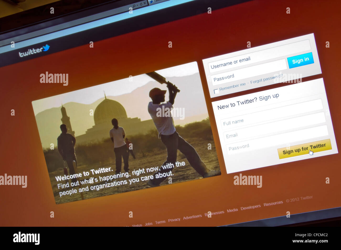 Twitter website display on computer screen Stock Photo - Alamy