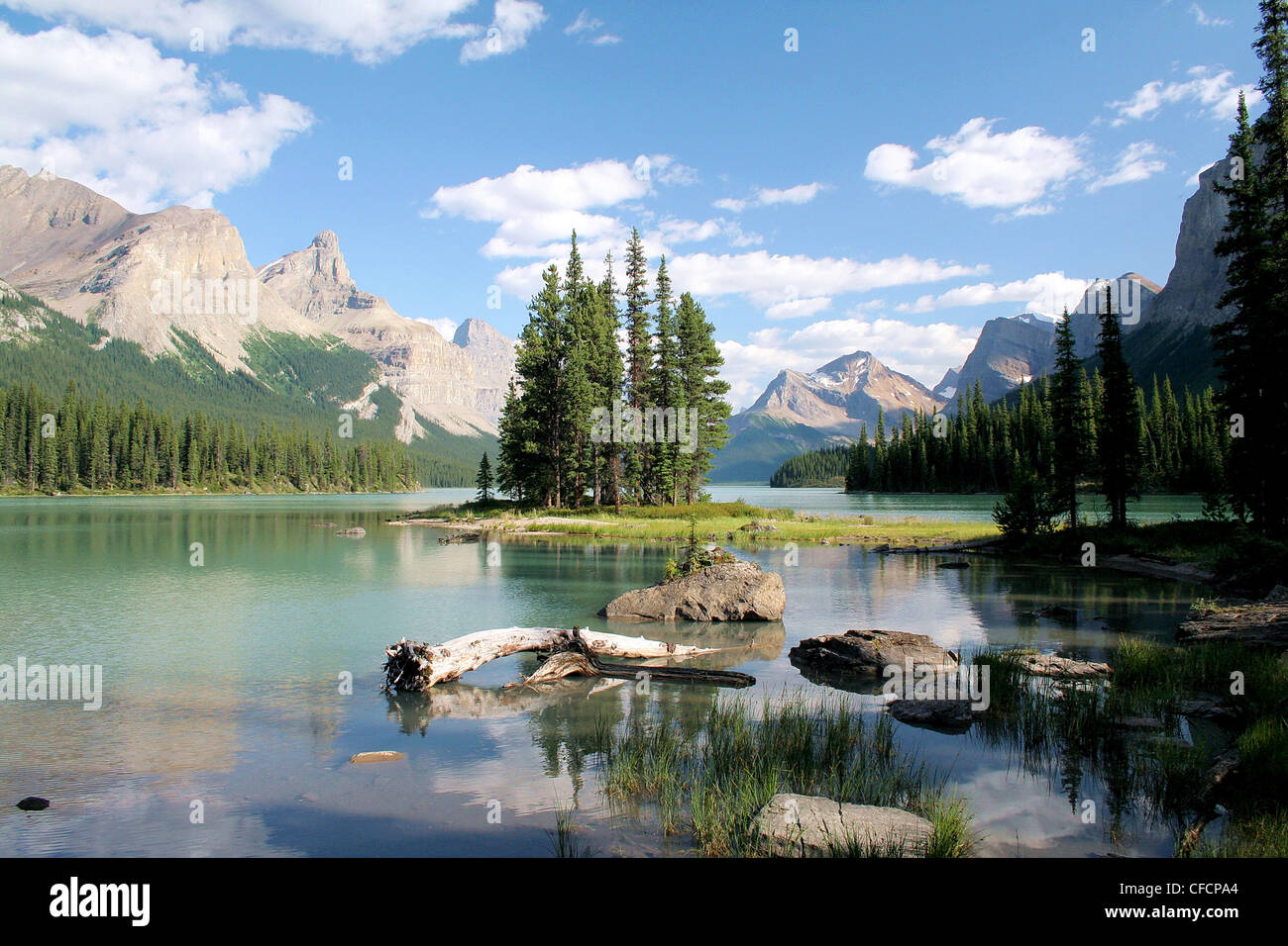 Spirit Island on Maligne Lake, Jasper National Park, Alberta, Canada ...