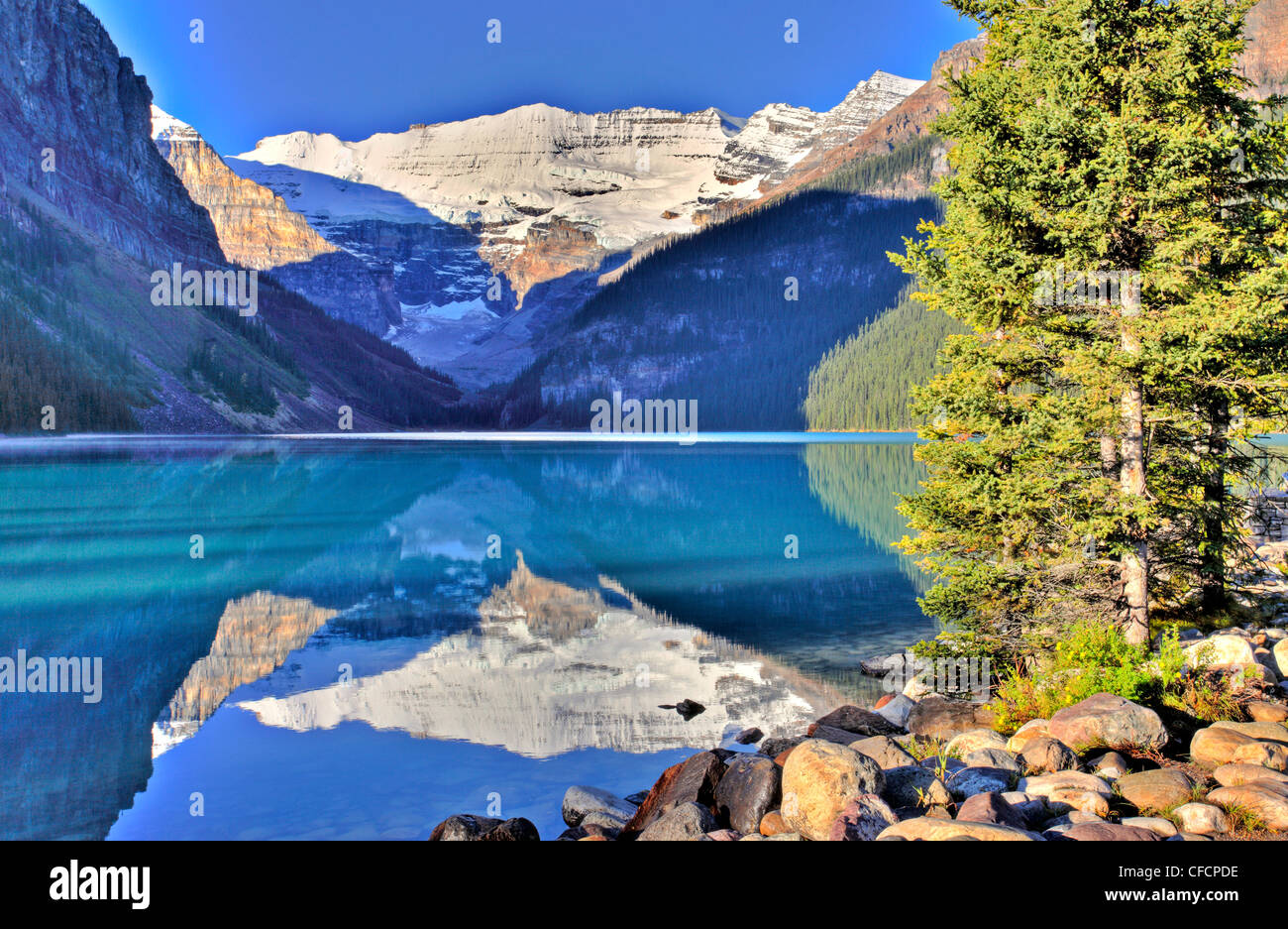 Lake Louise and Victoria Glacier, Banff National Park, Alberta, Canada ...