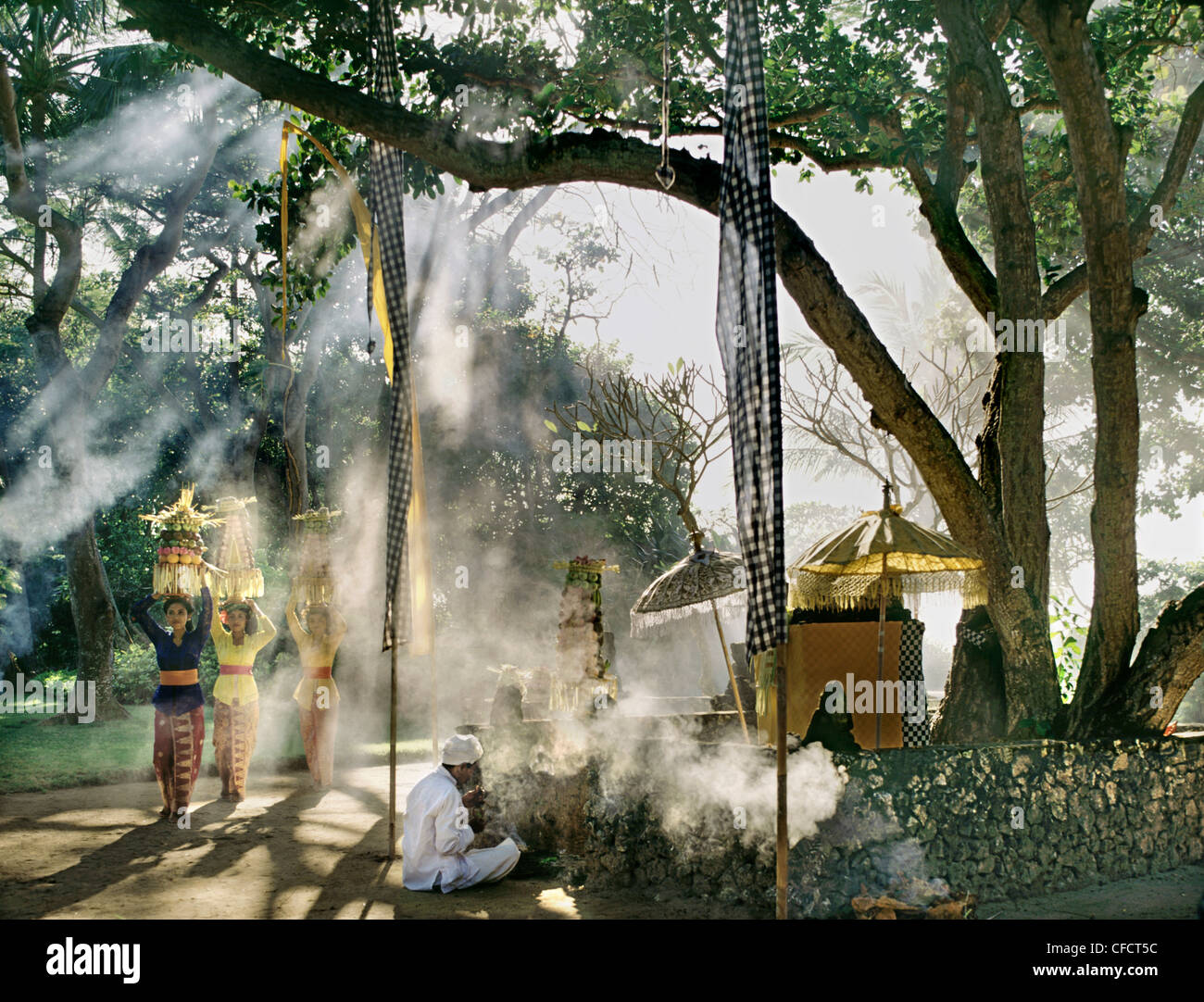 Ritual shrine hi-res stock photography and images - Alamy