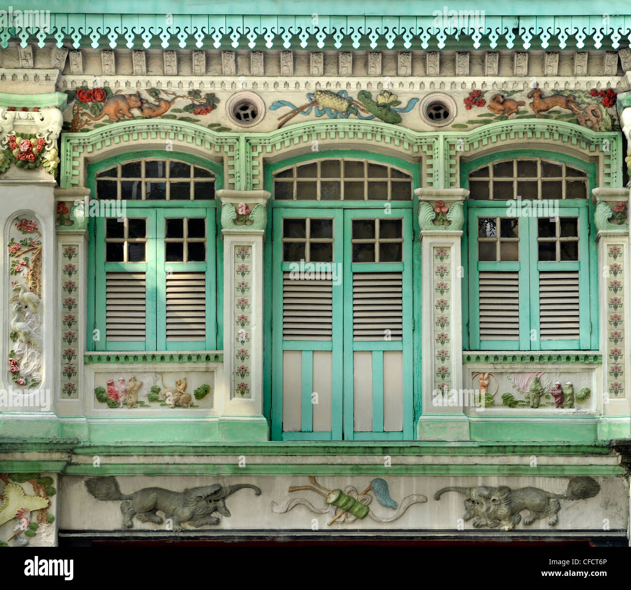 Shophouse facades hi-res stock photography and images - Alamy