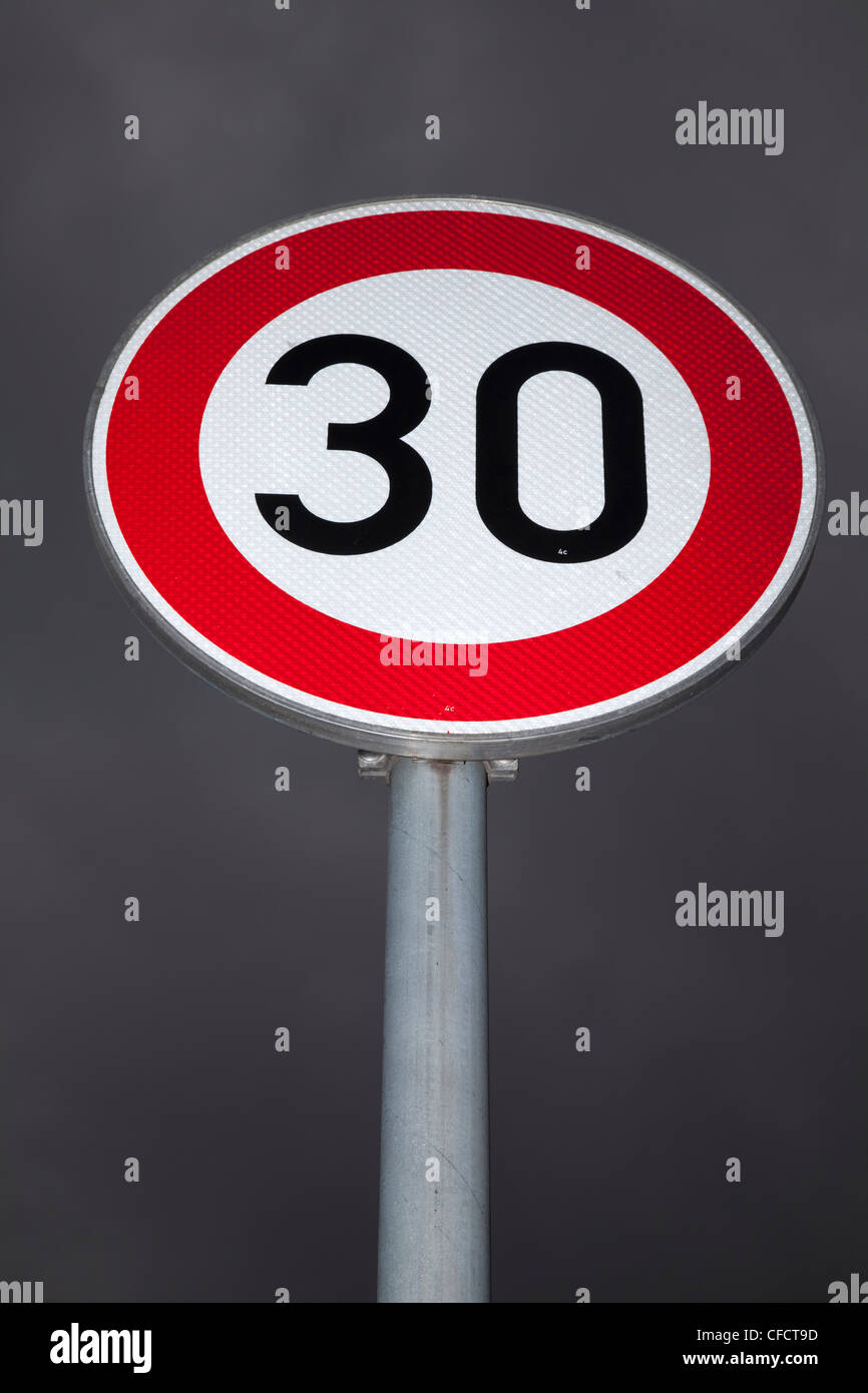 Speedlimit sign hi-res stock photography and images - Alamy