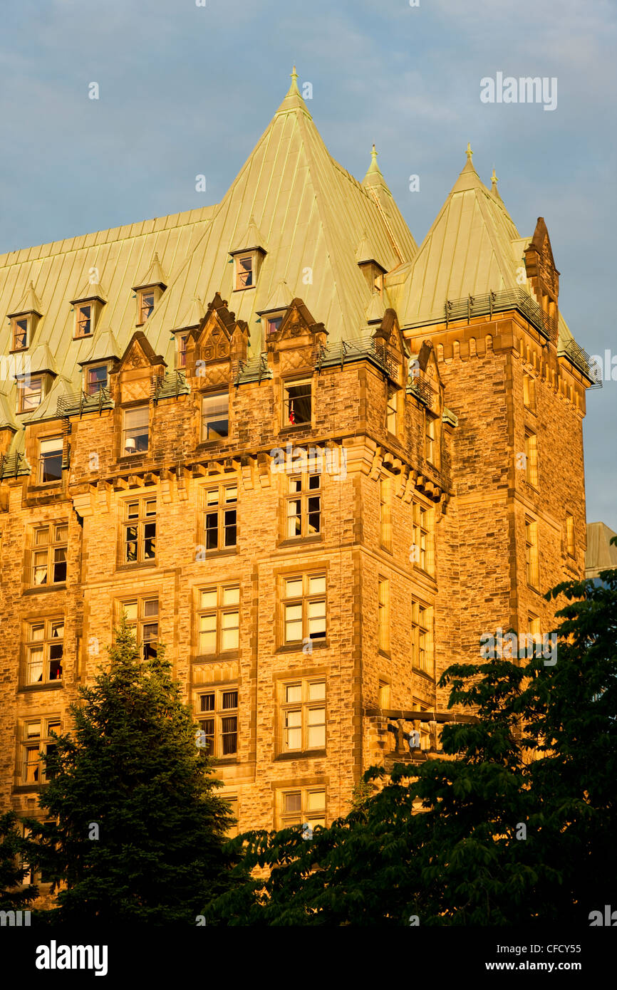 Parliament building west block hi-res stock photography and images - Alamy