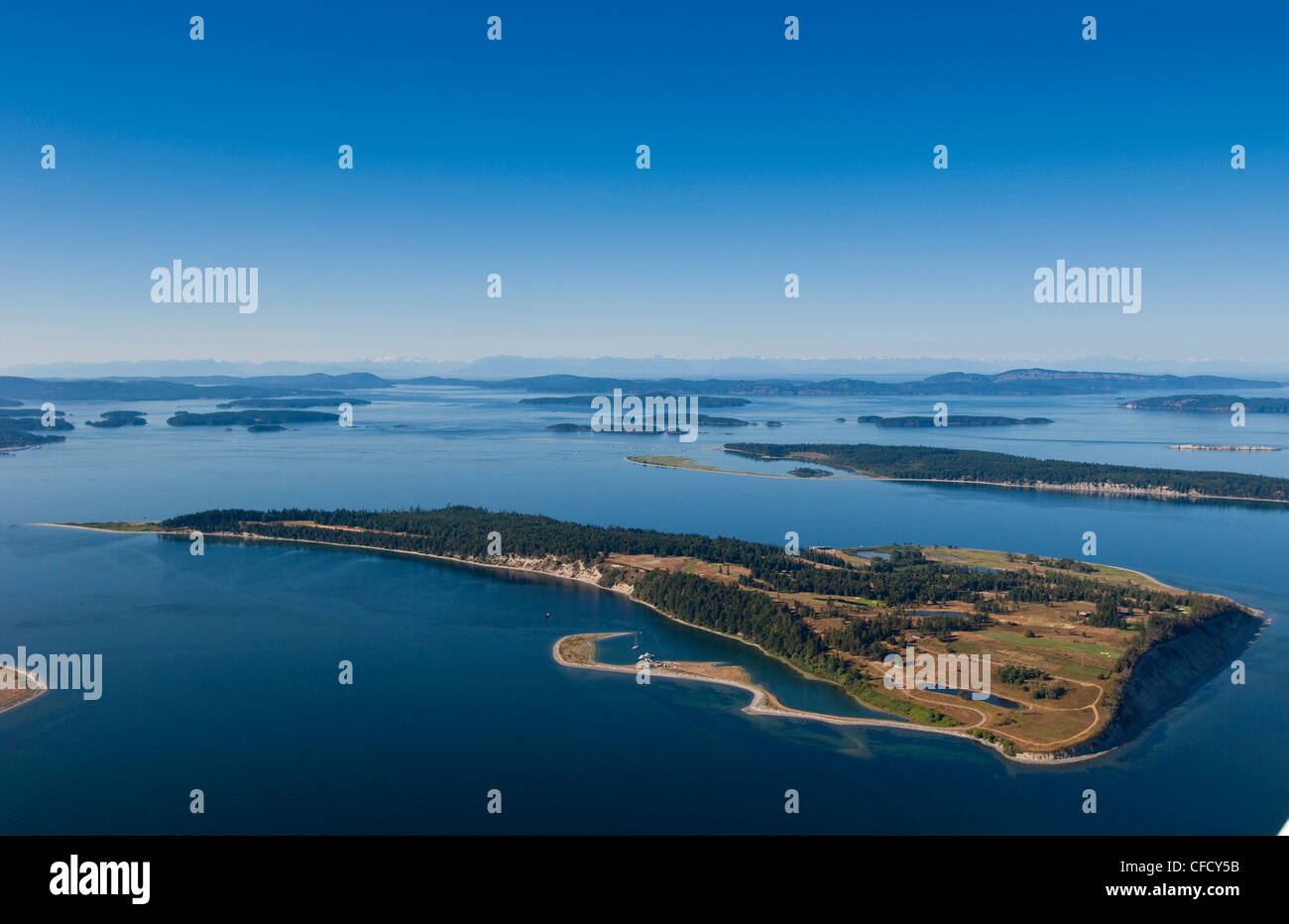James island in foreground hi-res stock photography and images - Alamy