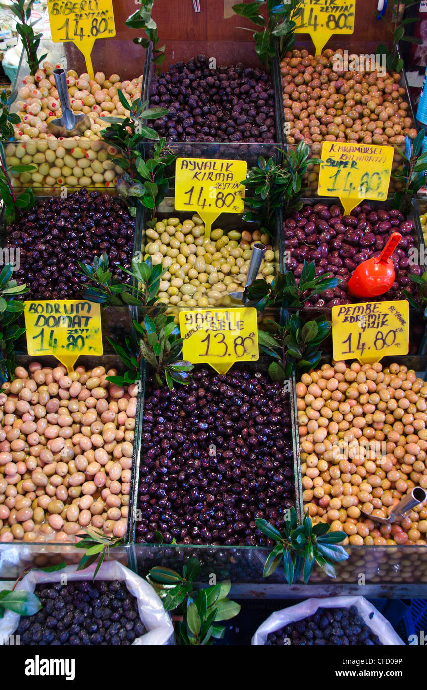 Olive display hi-res stock photography and images - Alamy