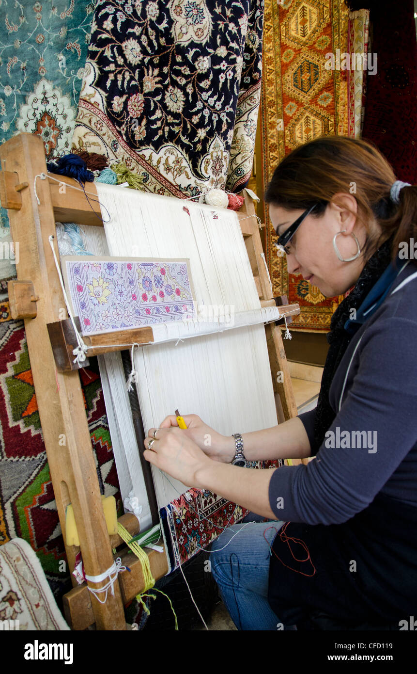 Rug weavers hi-res stock photography and images - Alamy