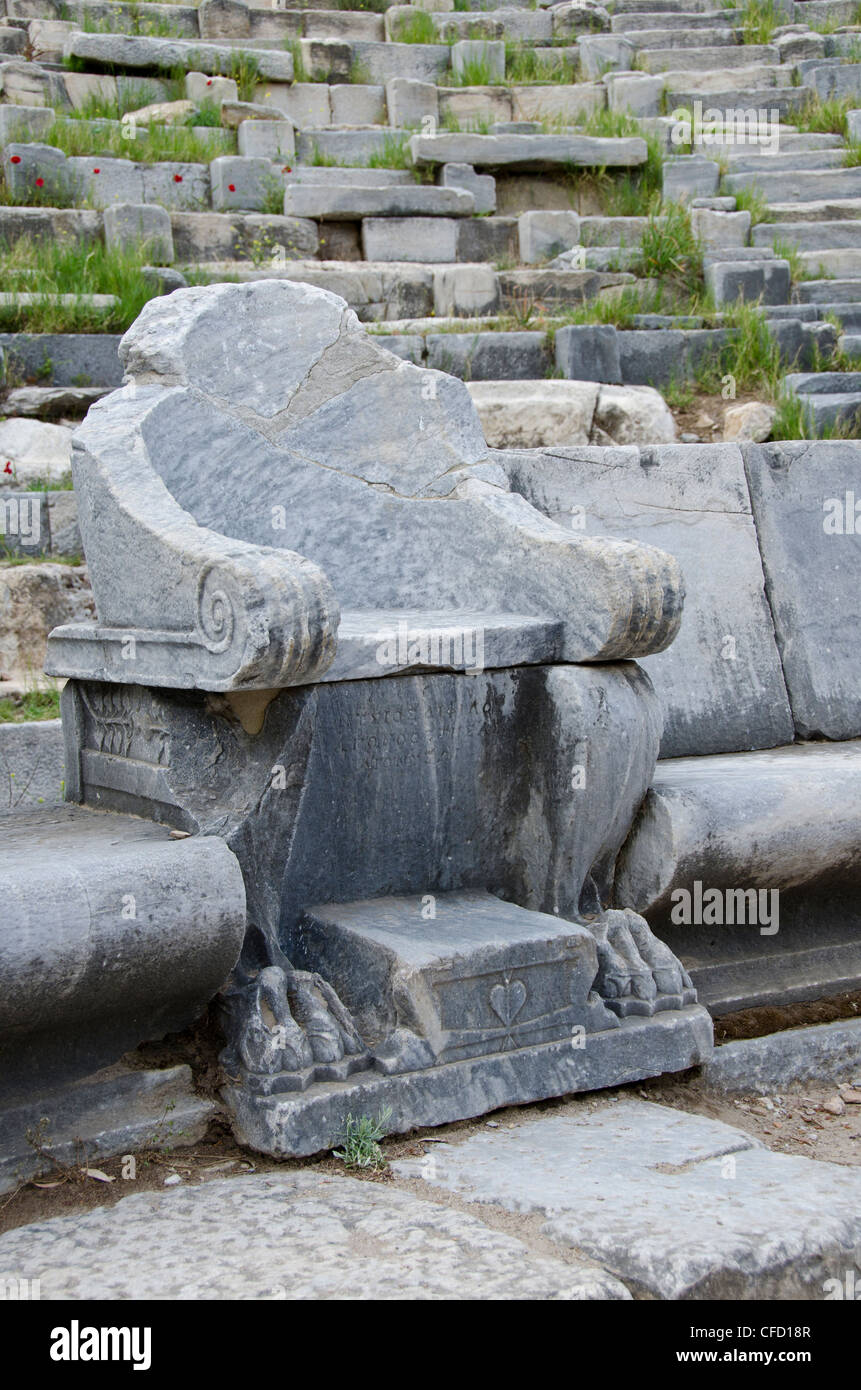 Ancient greek chair hi-res stock photography and images - Alamy