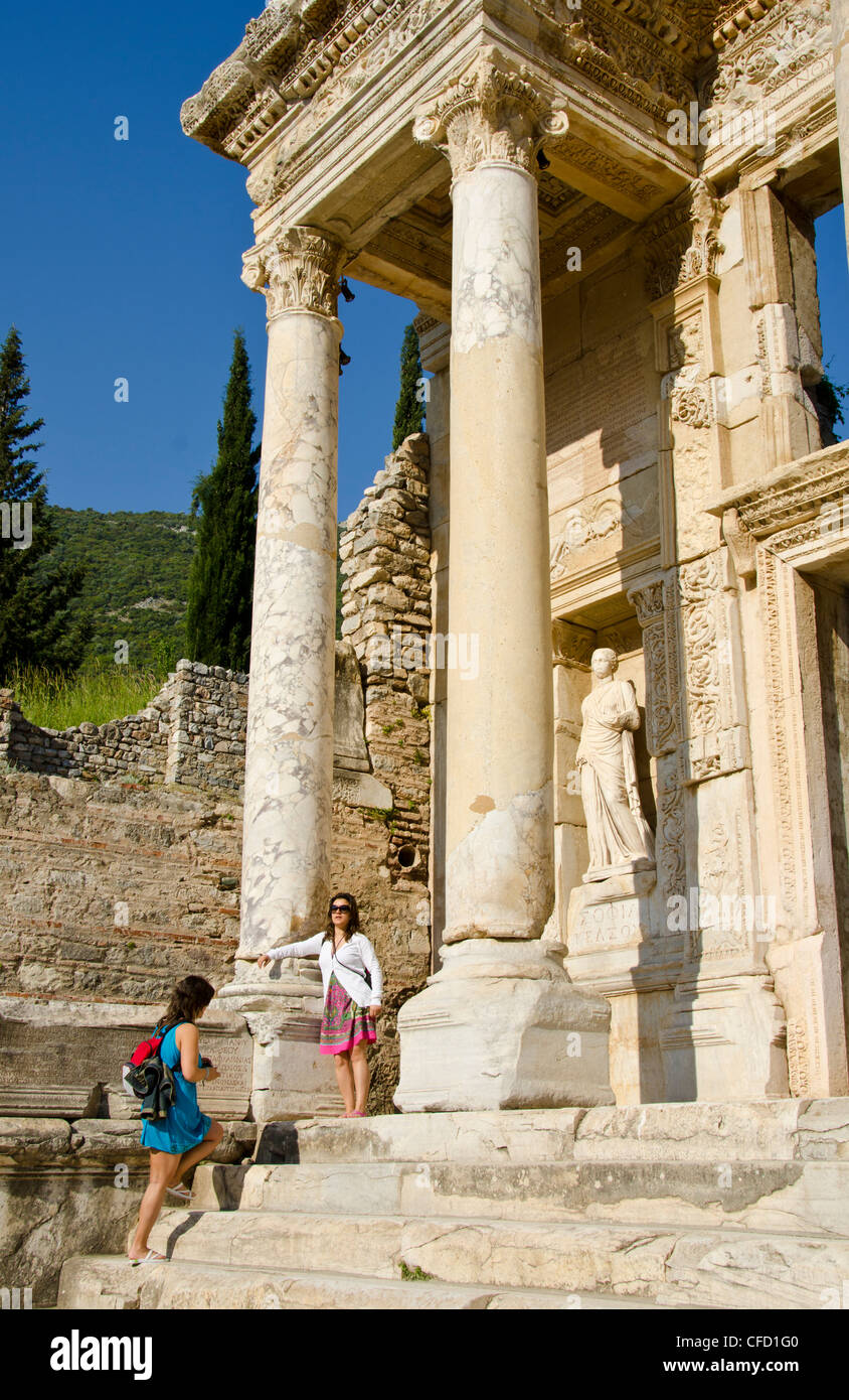 Ancient greek model hi-res stock photography and images - Alamy