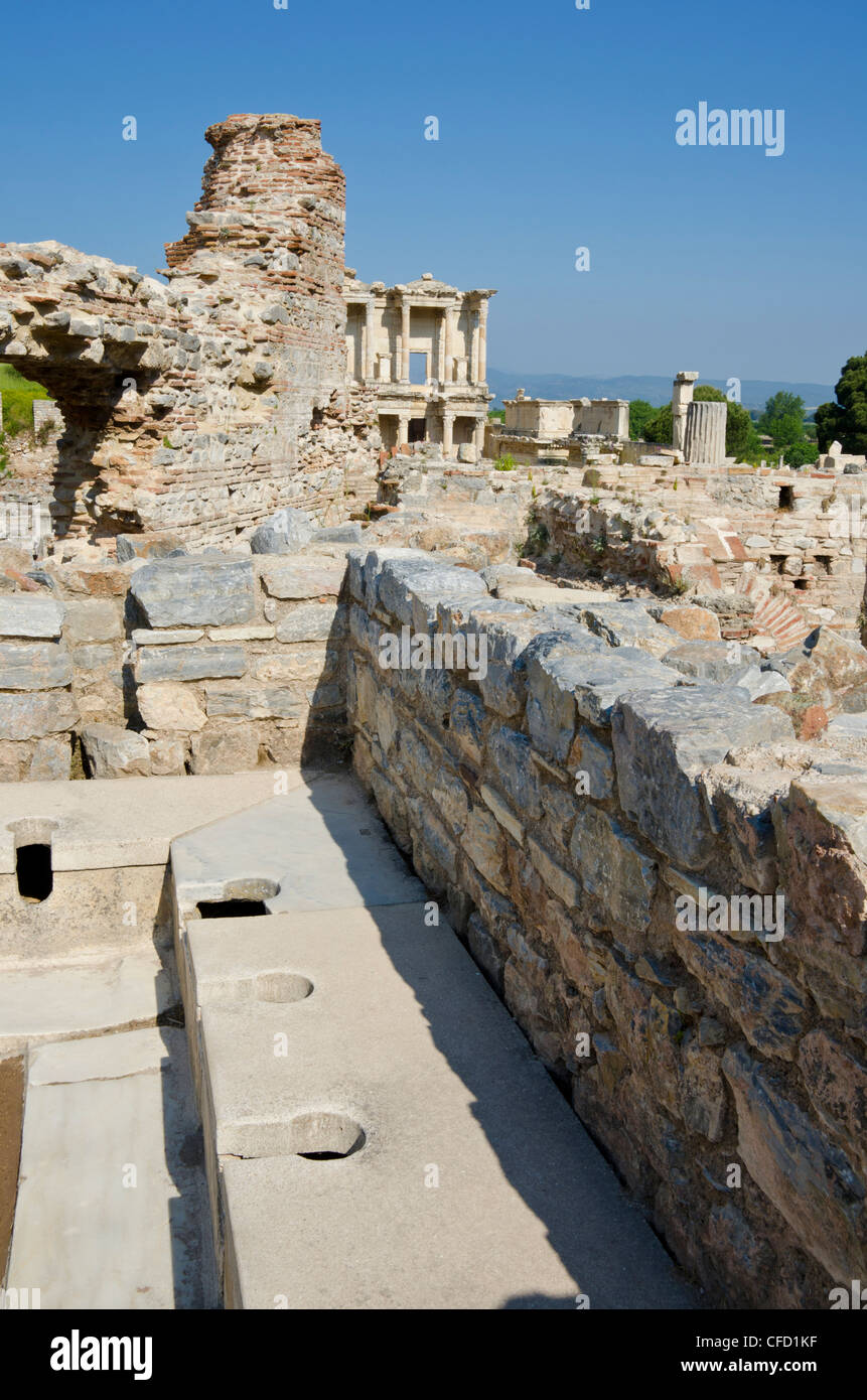 Ancient roman ruins public toilet hi-res stock photography and images ...