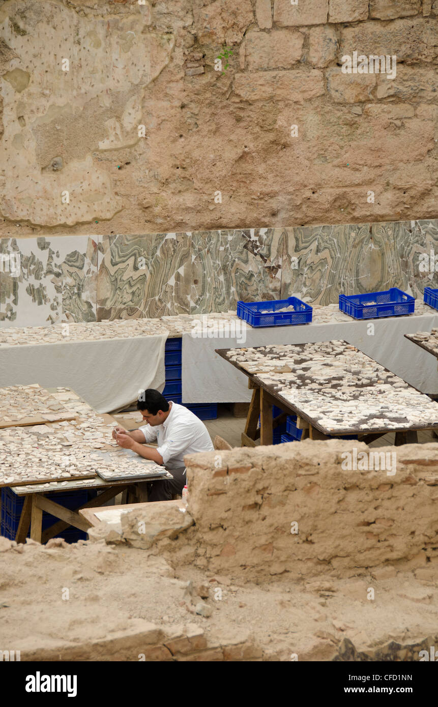 Model candids hi-res stock photography and images - Alamy