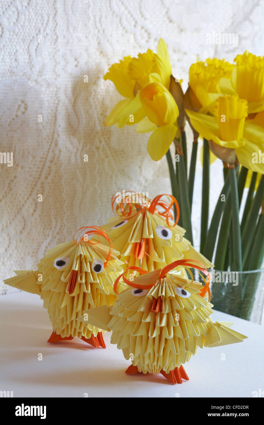 Origami chicken hi-res stock photography and images - Alamy