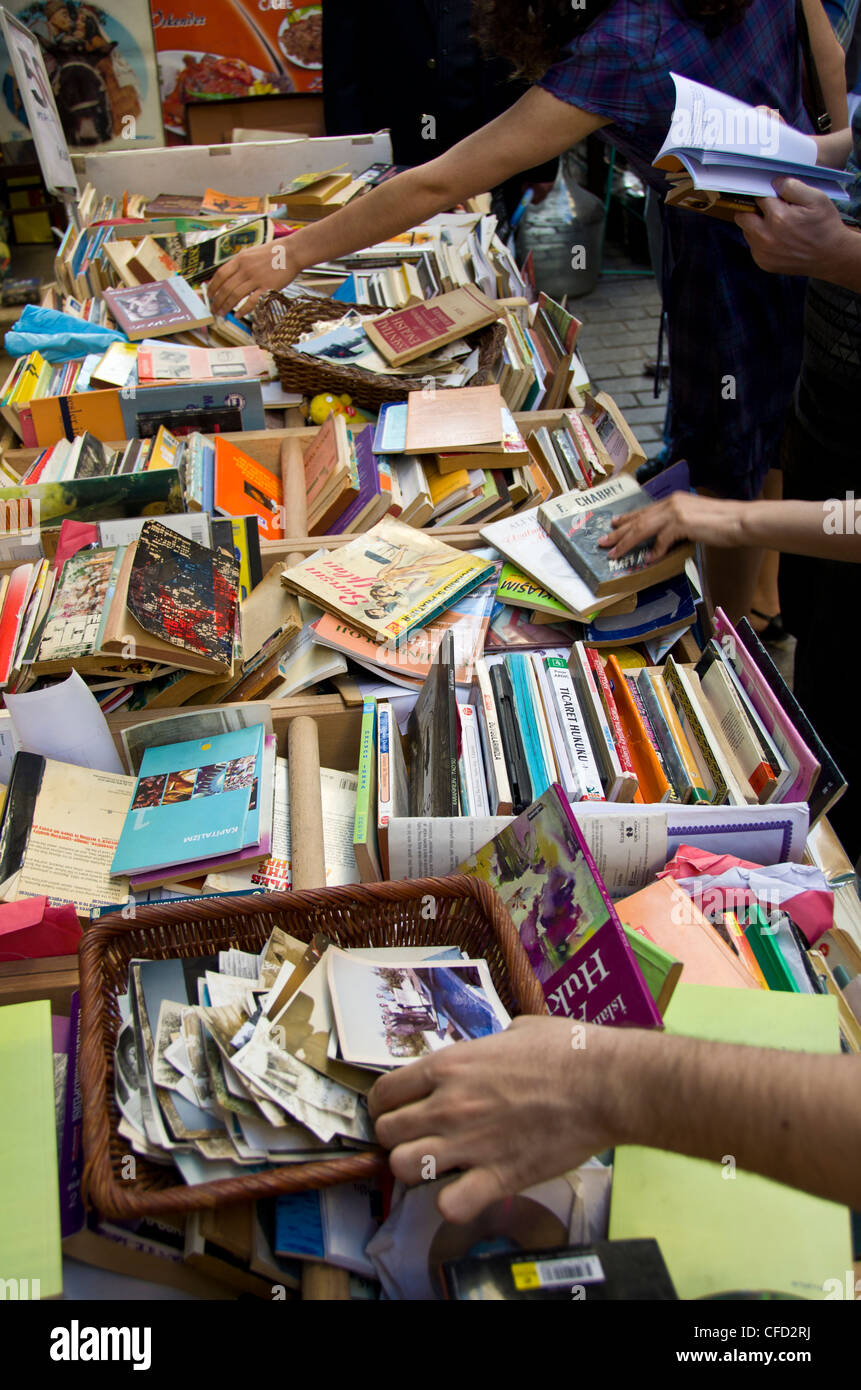 Curio shop interior hi-res stock photography and images - Alamy