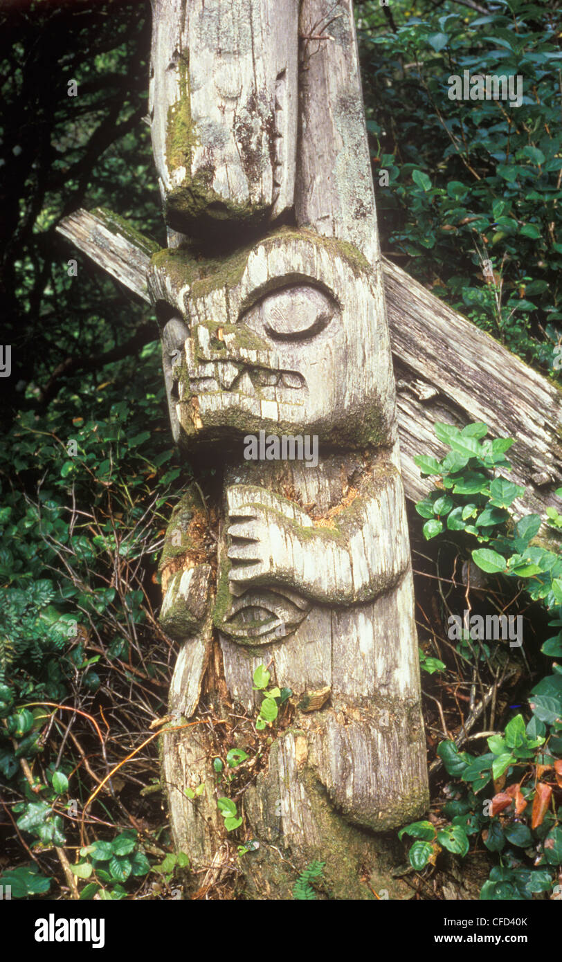 First Nations culture, Nuu-chah-nulth pole in abondoned village ...