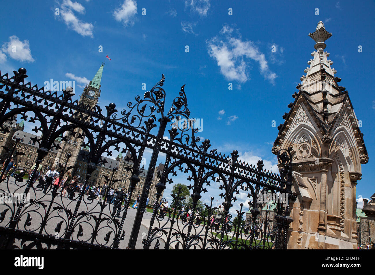 Parliament hill of canada entrance hi-res stock photography and images ...