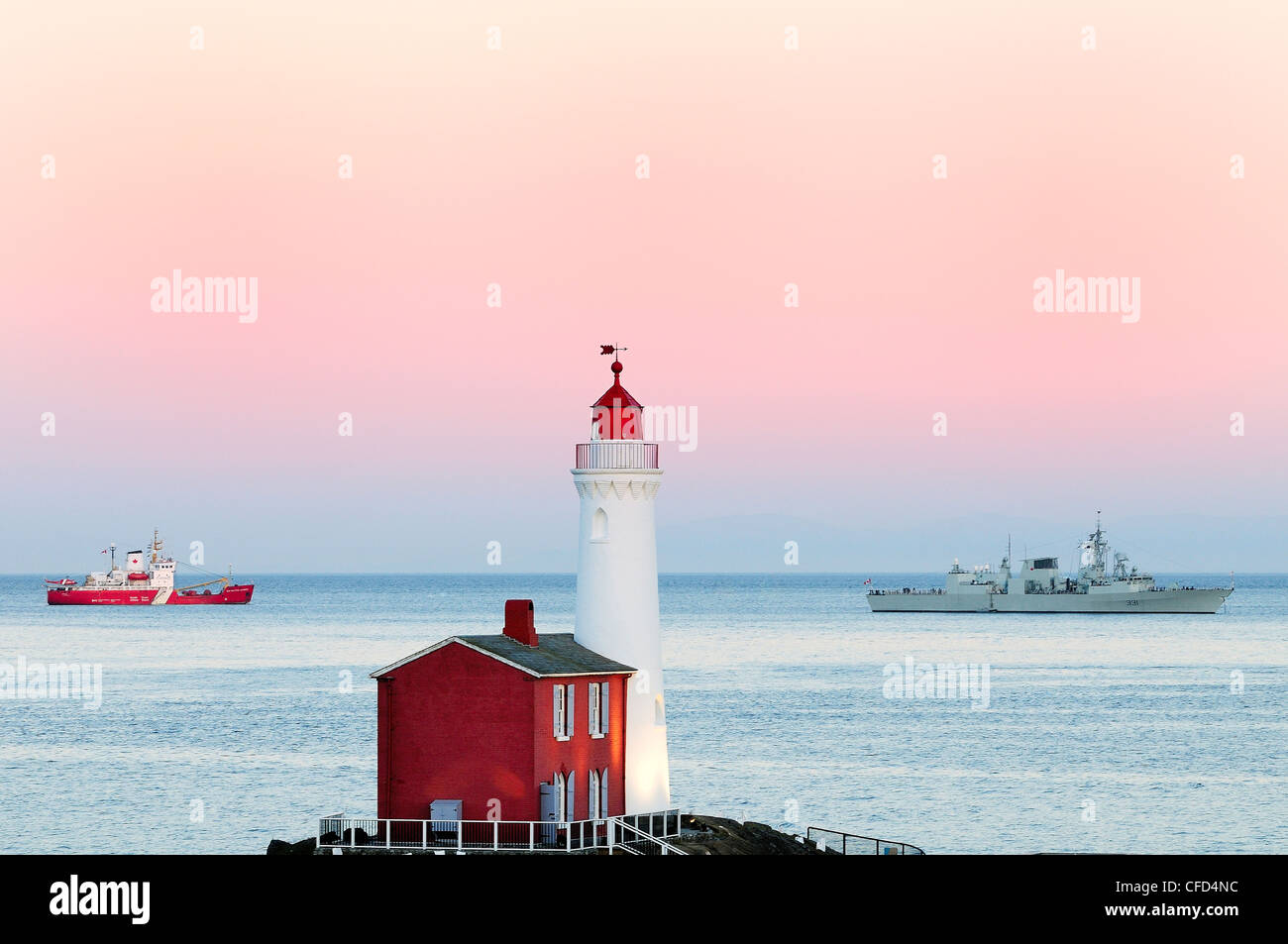 The Sir Wilfrid Laurier HMCS Vancouver off Fort Stock Photo - Alamy