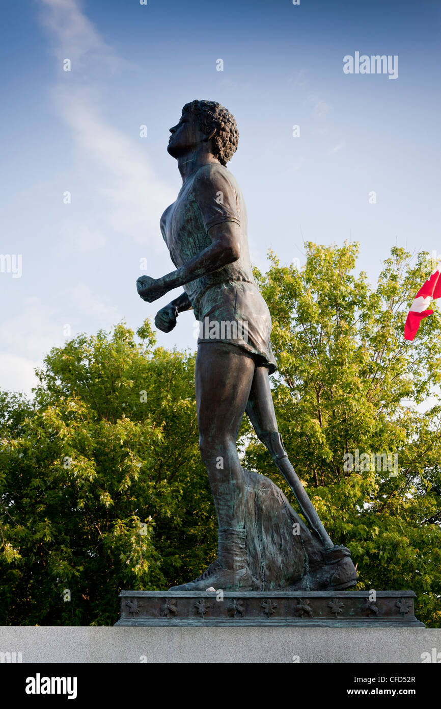 Terry fox memorial monument thunder hi-res stock photography and images ...