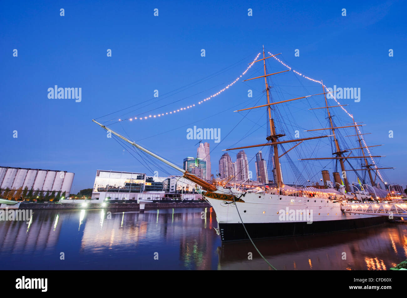Tall ship museum hi-res stock photography and images - Alamy