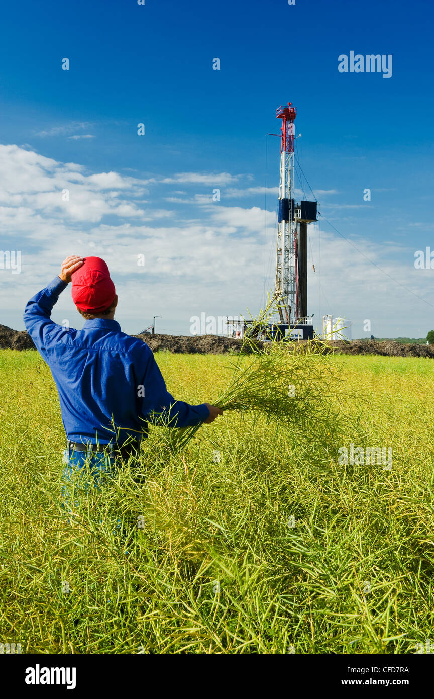 Mr cap oil rig hi-res stock photography and images - Alamy