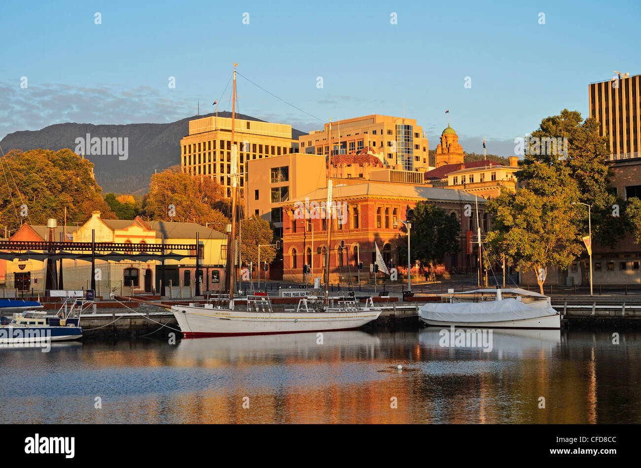 Sullivans Cove Hobart High Resolution Stock Photography and Images - Alamy