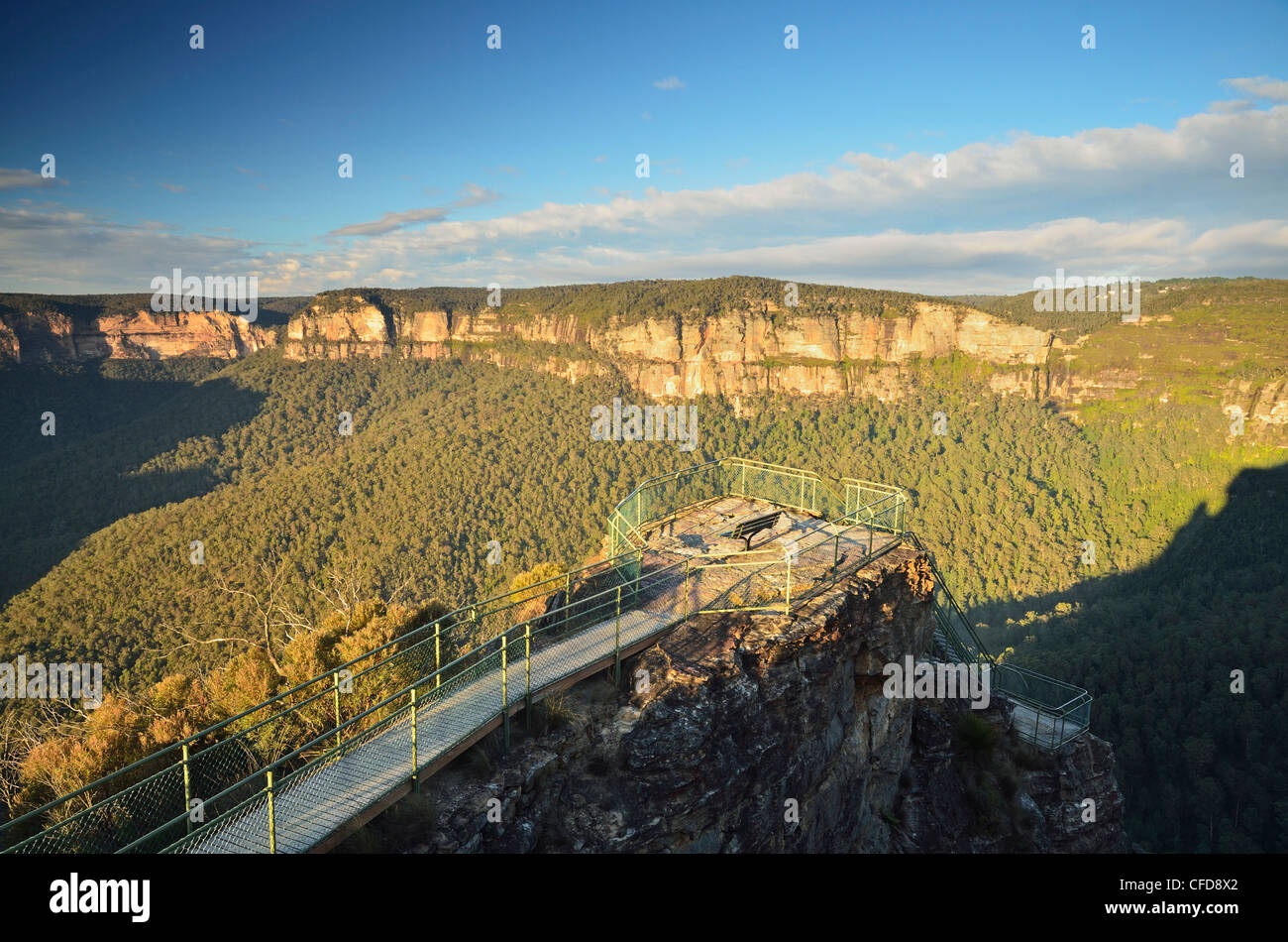 View of Grose Valley and Pulpit Rock, Blue Mountains, Blue Mountains ...