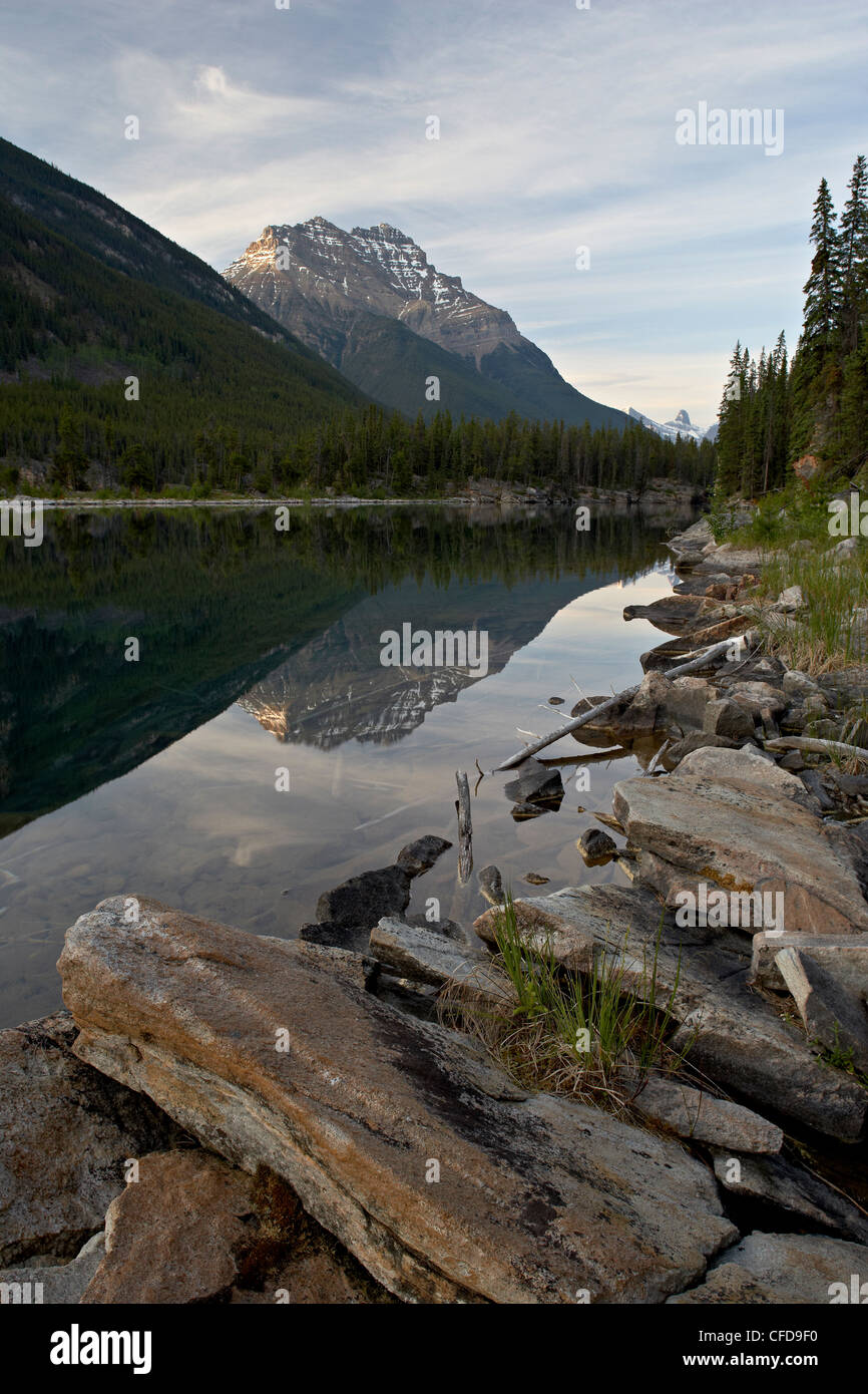 Mount Kerkeslin and Horseshoe Lake, Jasper National Park, UNESCO World ...
