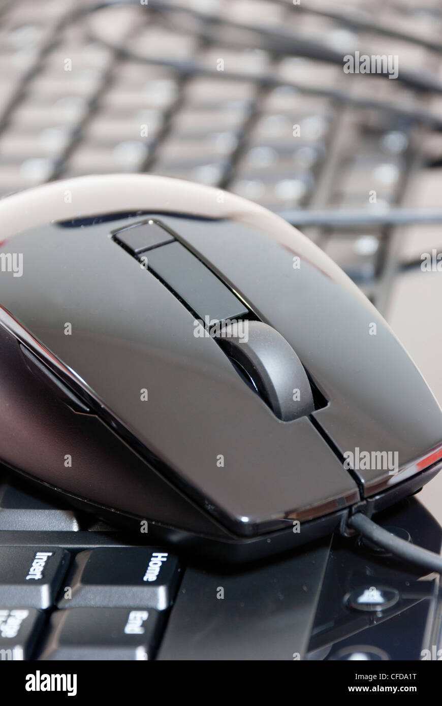 Vertical mouse hi-res stock photography and images - Alamy