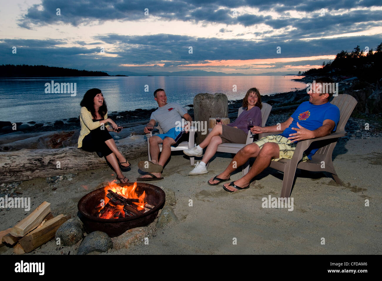 Fire Pit Friends High Resolution Stock Photography and Images - Alamy