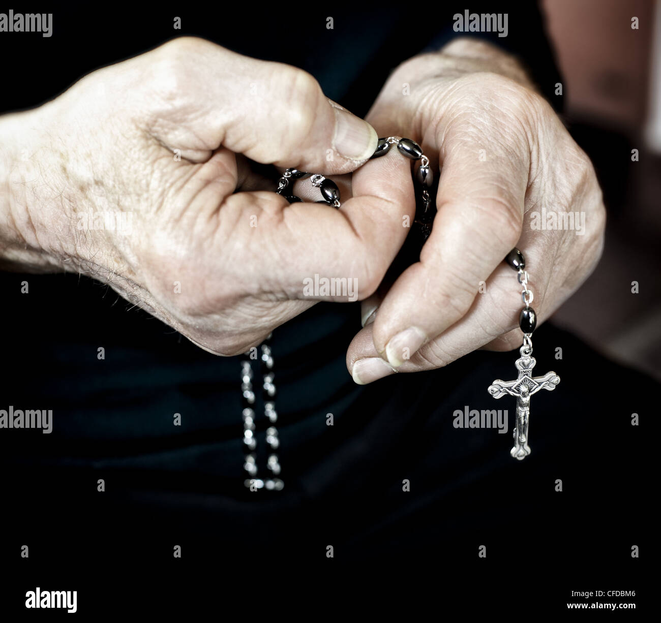 old man hands with classic rosary Stock Photo - Alamy