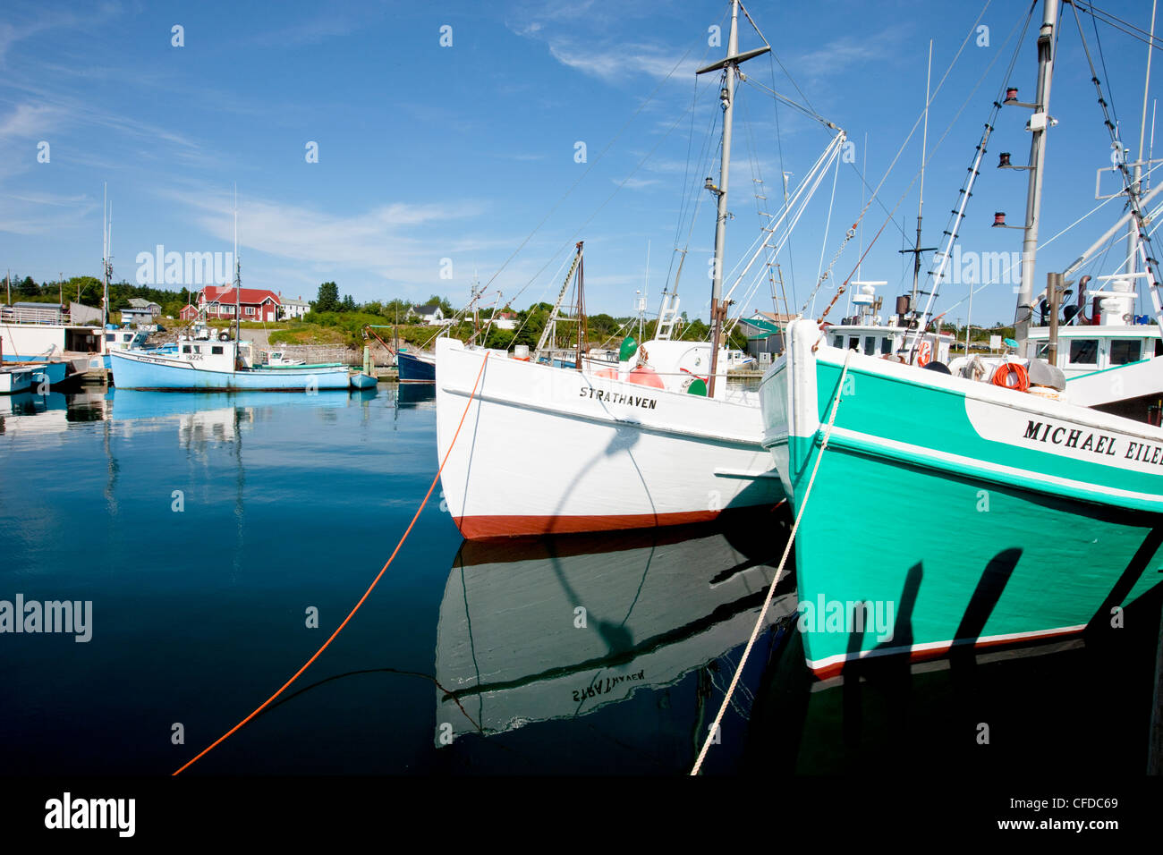 North Head Harbour wharf, Grand Manan Island, Bay of fundy, New Brunswick, Canada Stock Photo ...