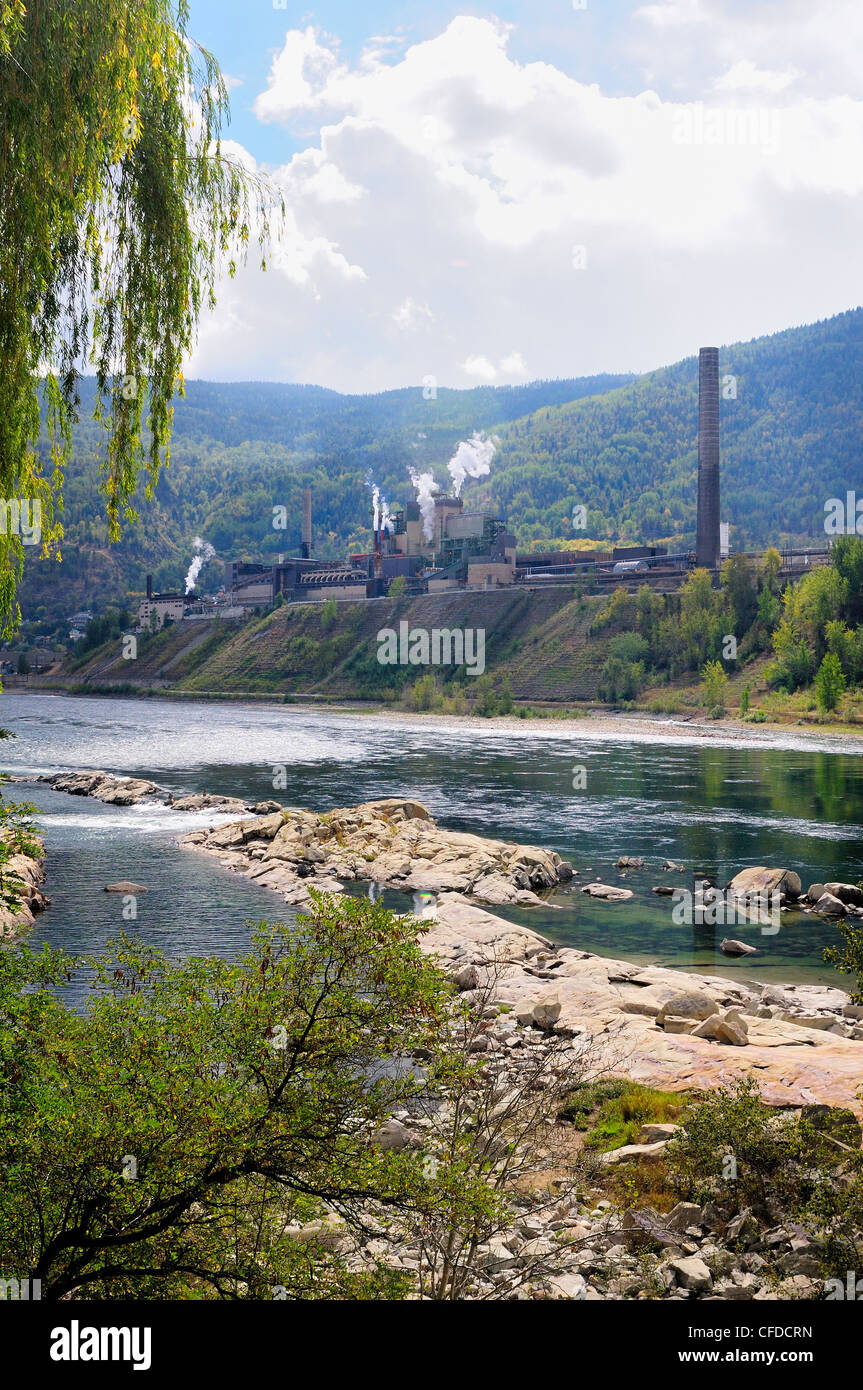 Teck smelter and columbia river at trail hi-res stock photography and ...