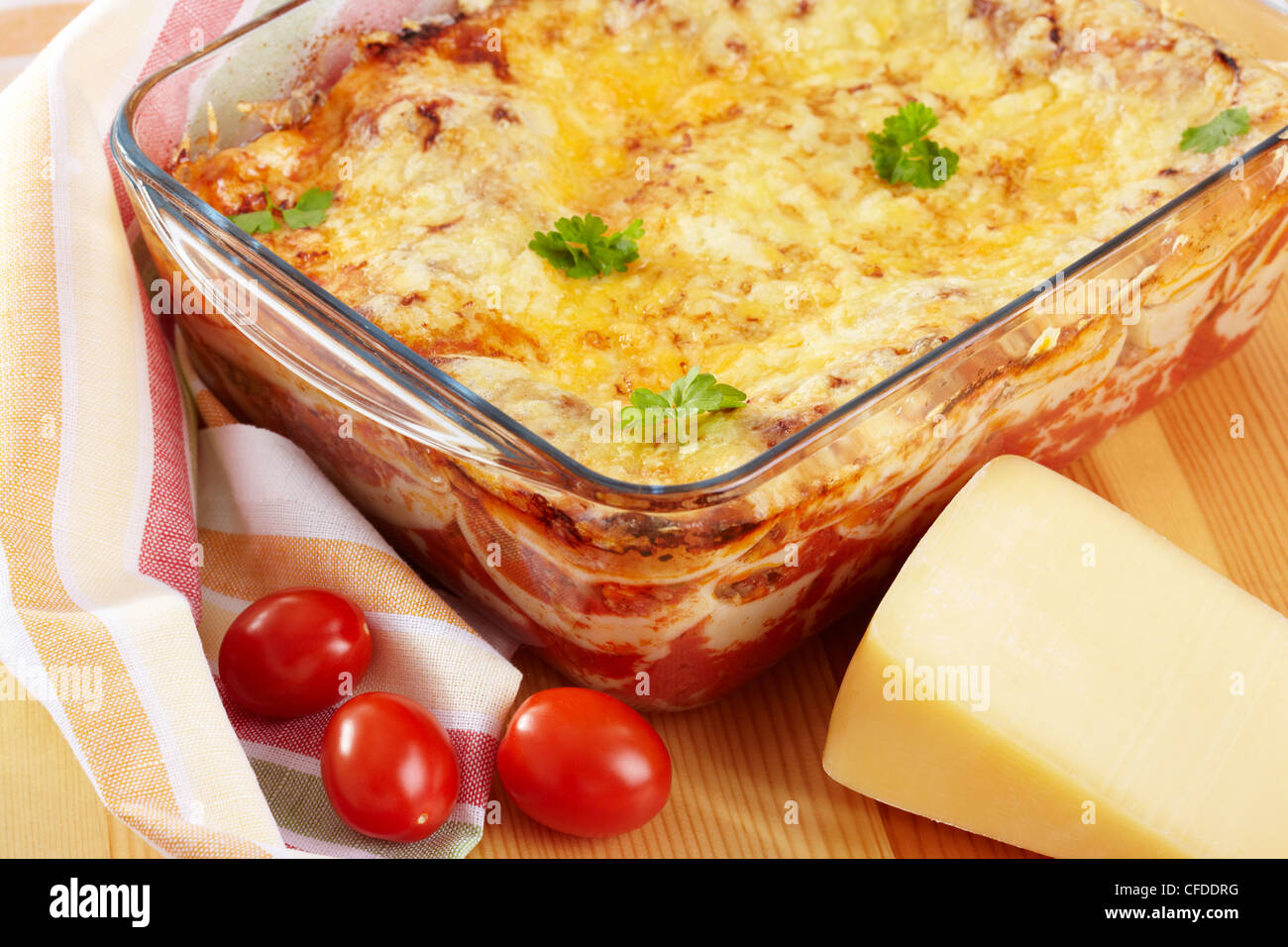 Lasagna pan hi-res stock photography and images - Alamy