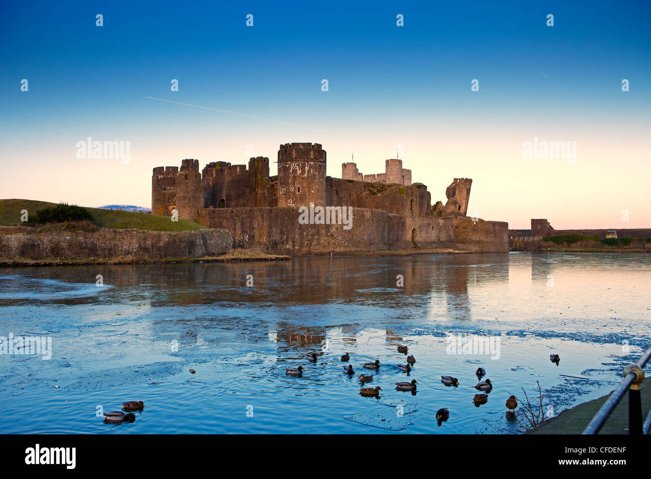 Caerphilly castle south wales hi-res stock photography and images - Alamy