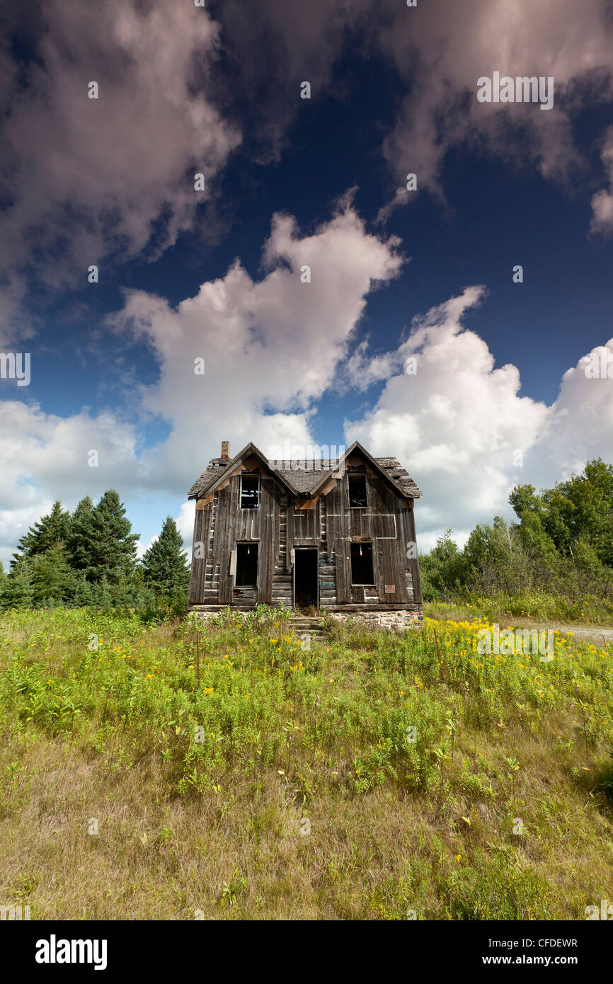 Old House In Ontario Canada Stock Photo Alamy old-house-in-ontario-canada-stock-photo-alamy