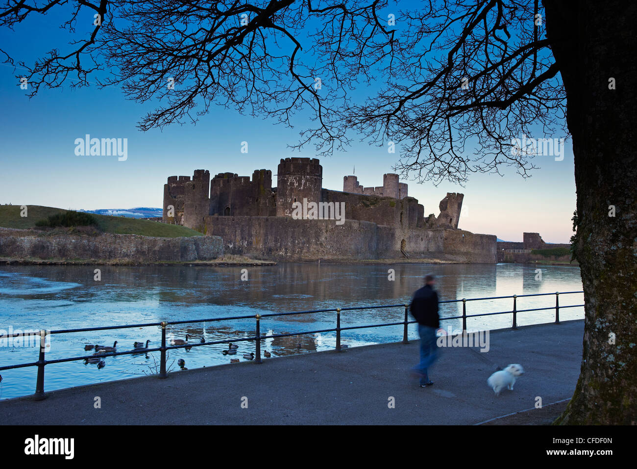 Caerphilly castle south wales hi-res stock photography and images - Alamy