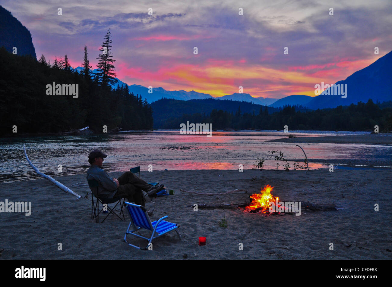 Campfire sites hi-res stock photography and images - Alamy