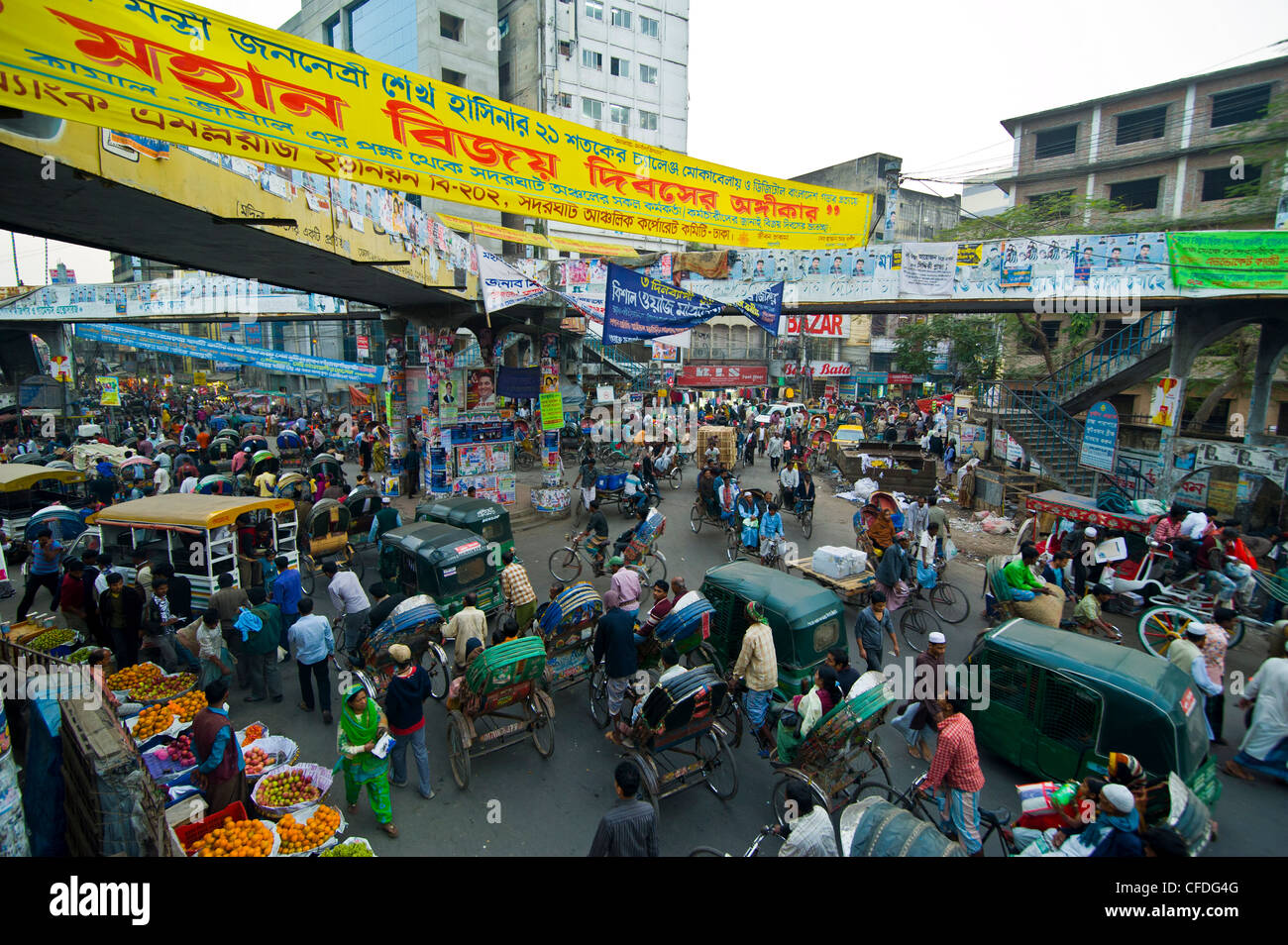 Street of bangladesh hi-res stock photography and images - Alamy