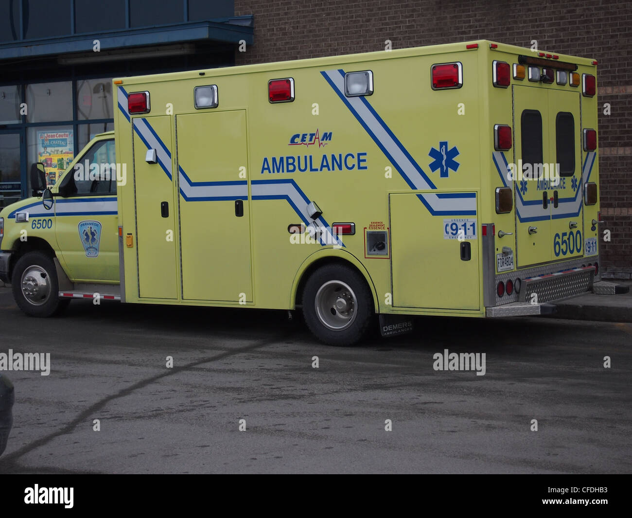 Canada ambulance hi-res stock photography and images - Alamy
