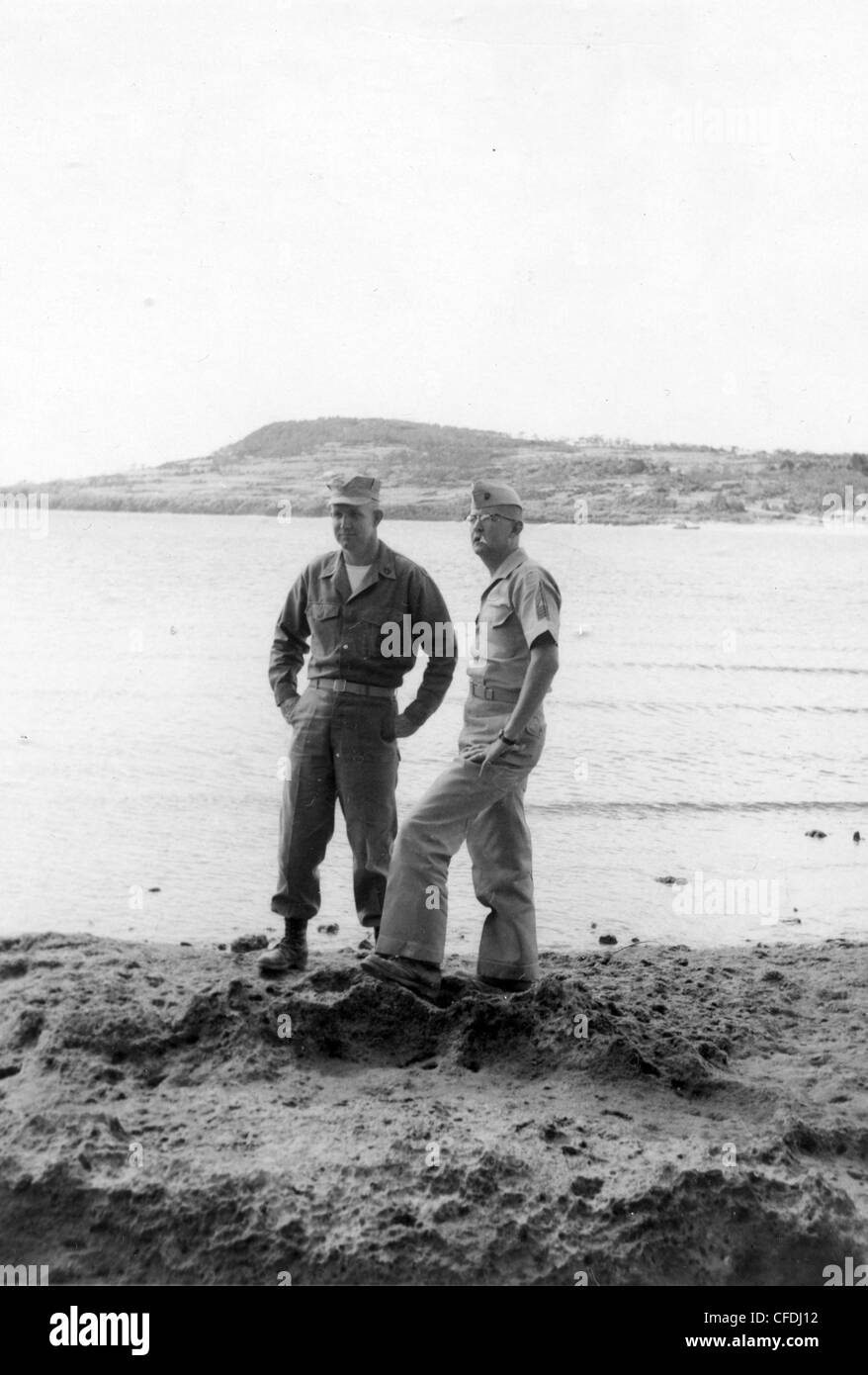 US Marines posing for photo Okinawa Japan WWII Stock Photo - Alamy