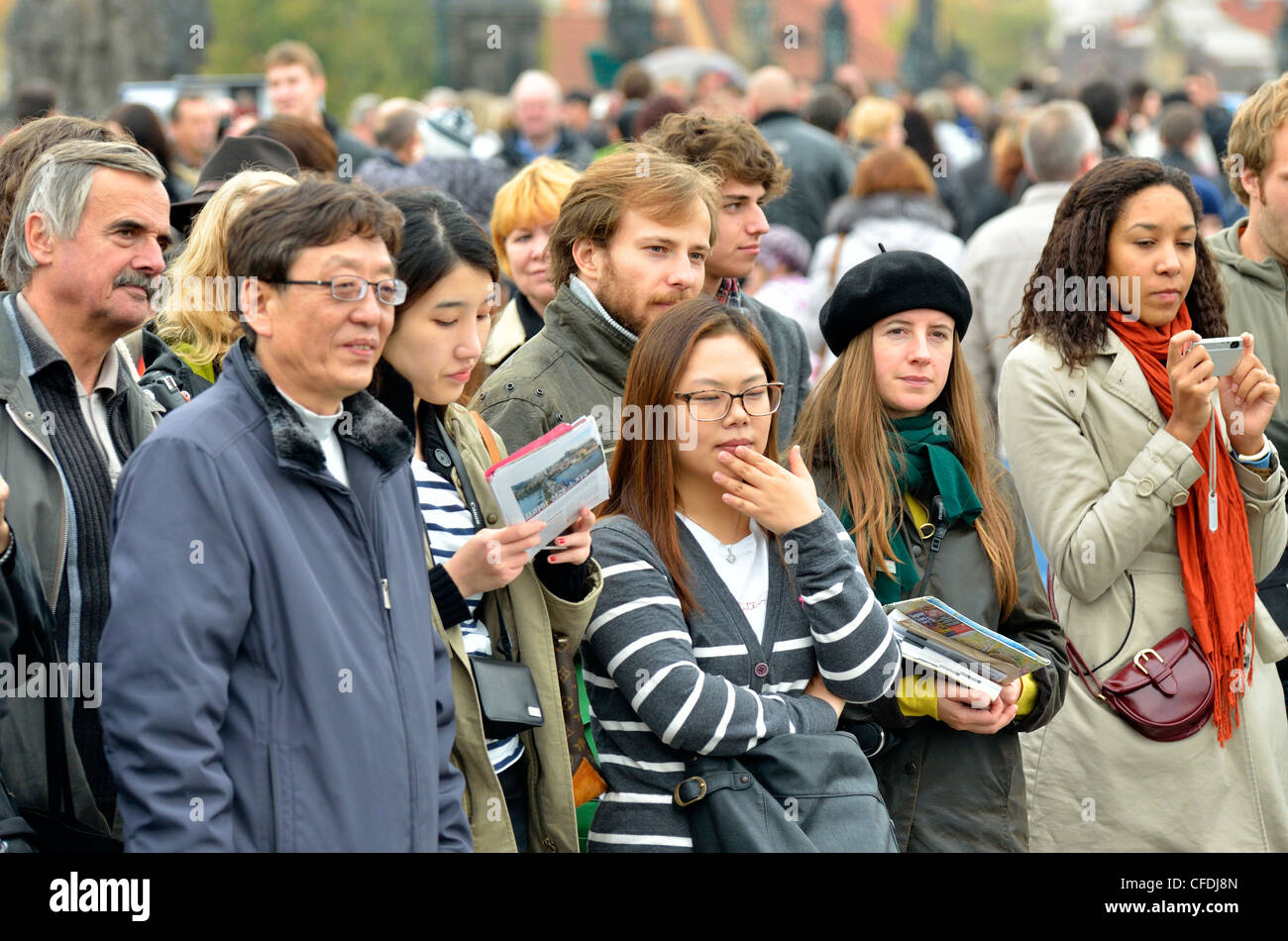Crowd on charles bridge hi-res stock photography and images - Alamy